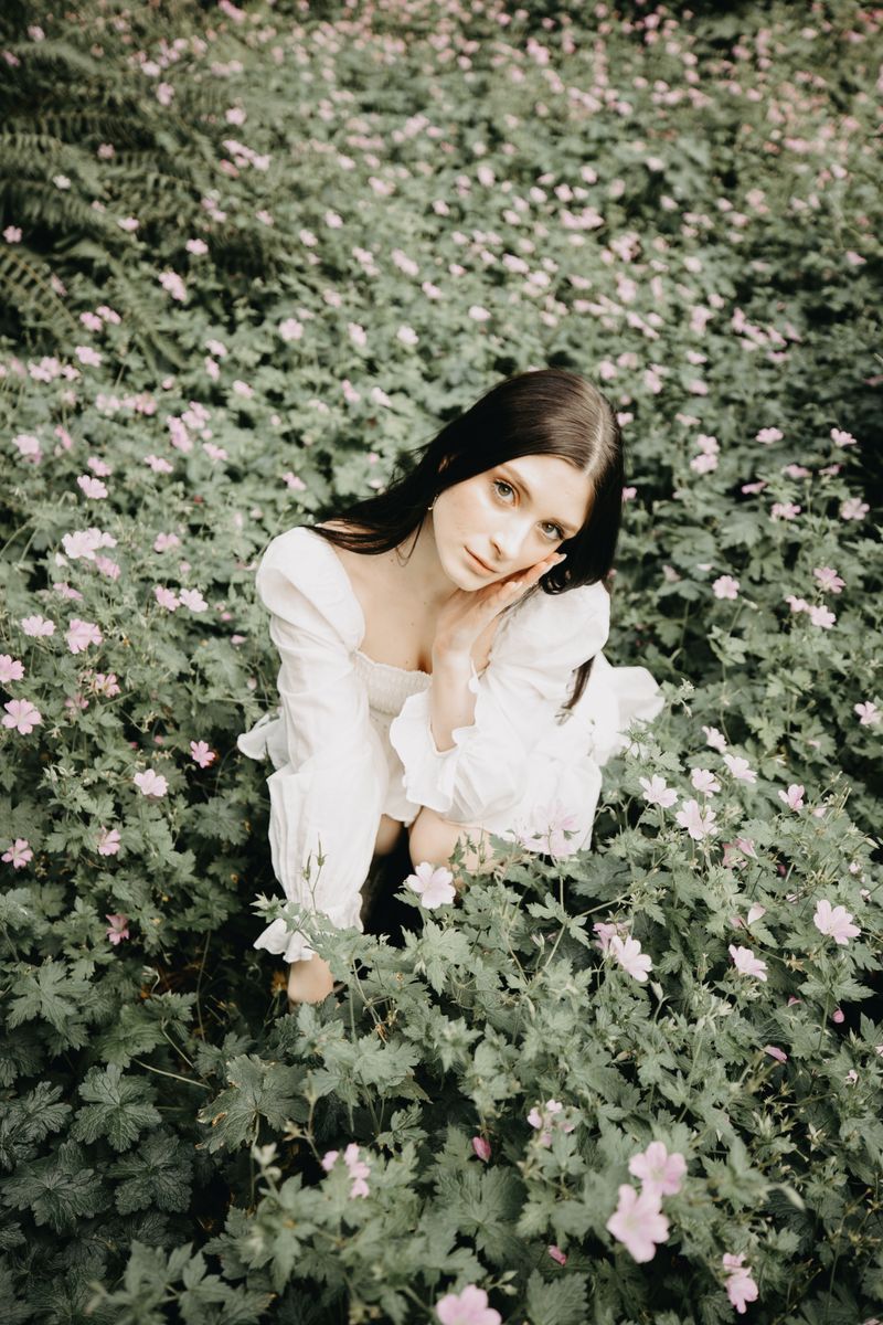Crouching Poses Photos, Download The BEST Free Crouching Poses Stock ...