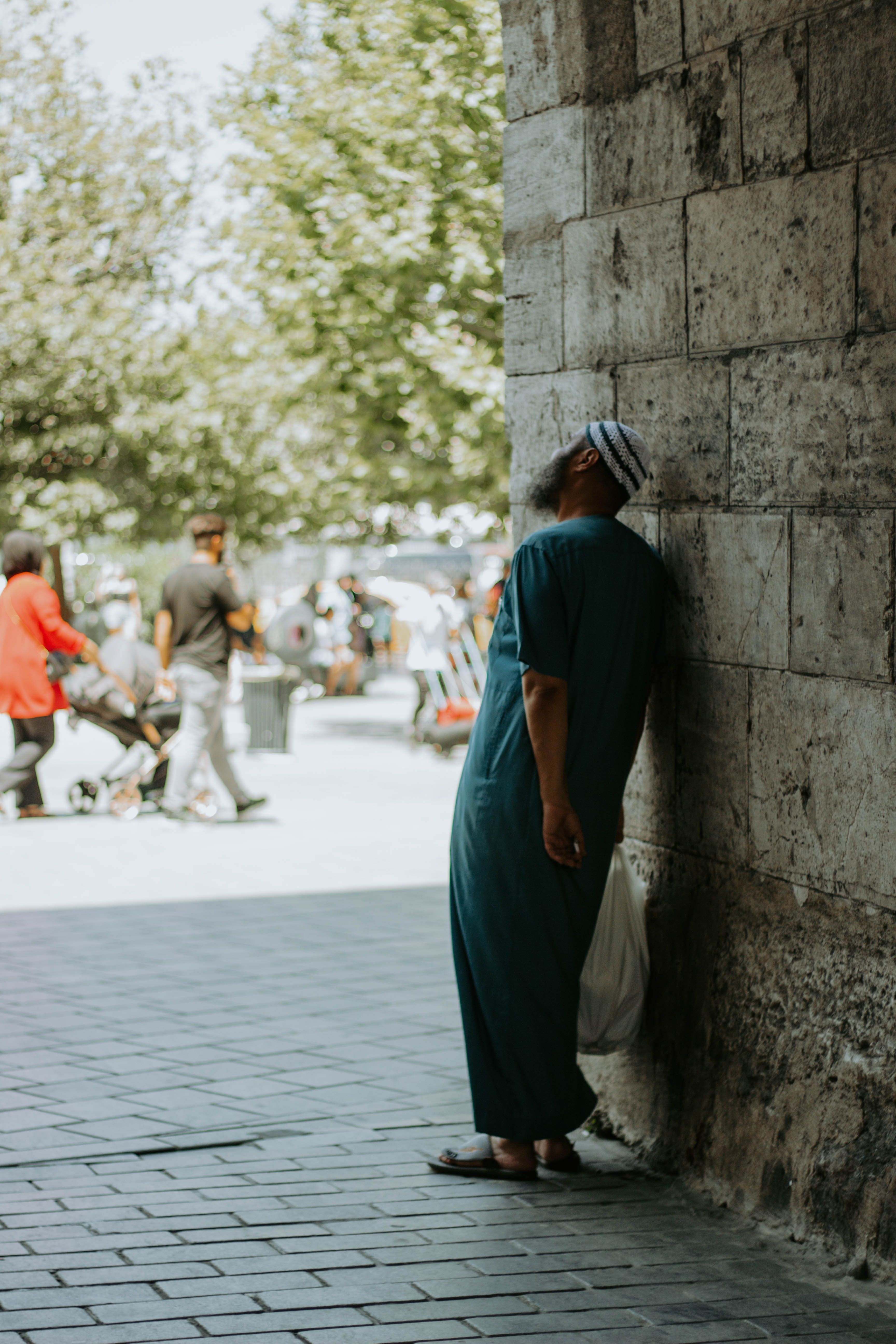 Man Standing by an Arch · Free Stock Photo