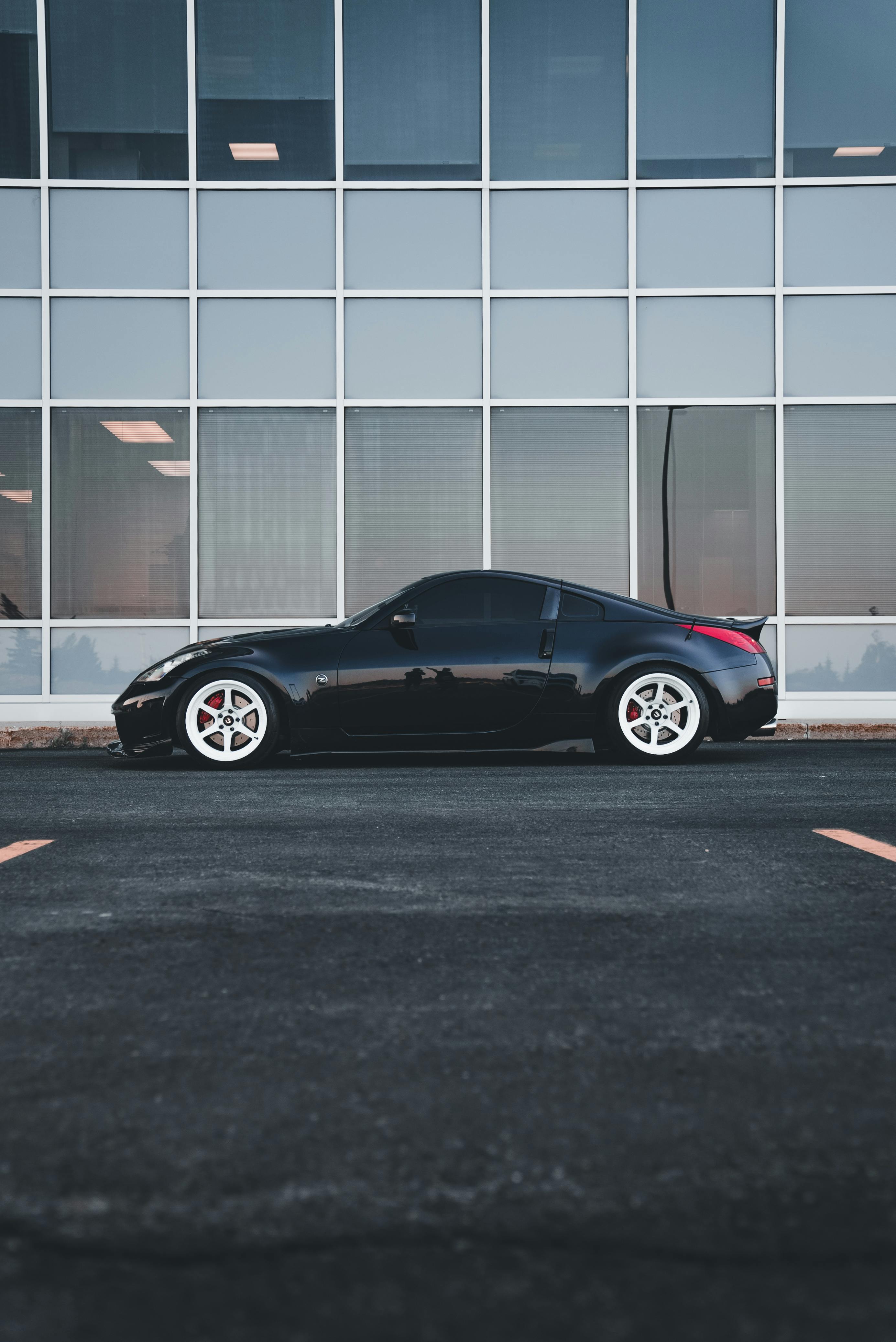 Black Nissan 350Z · Free Stock Photo