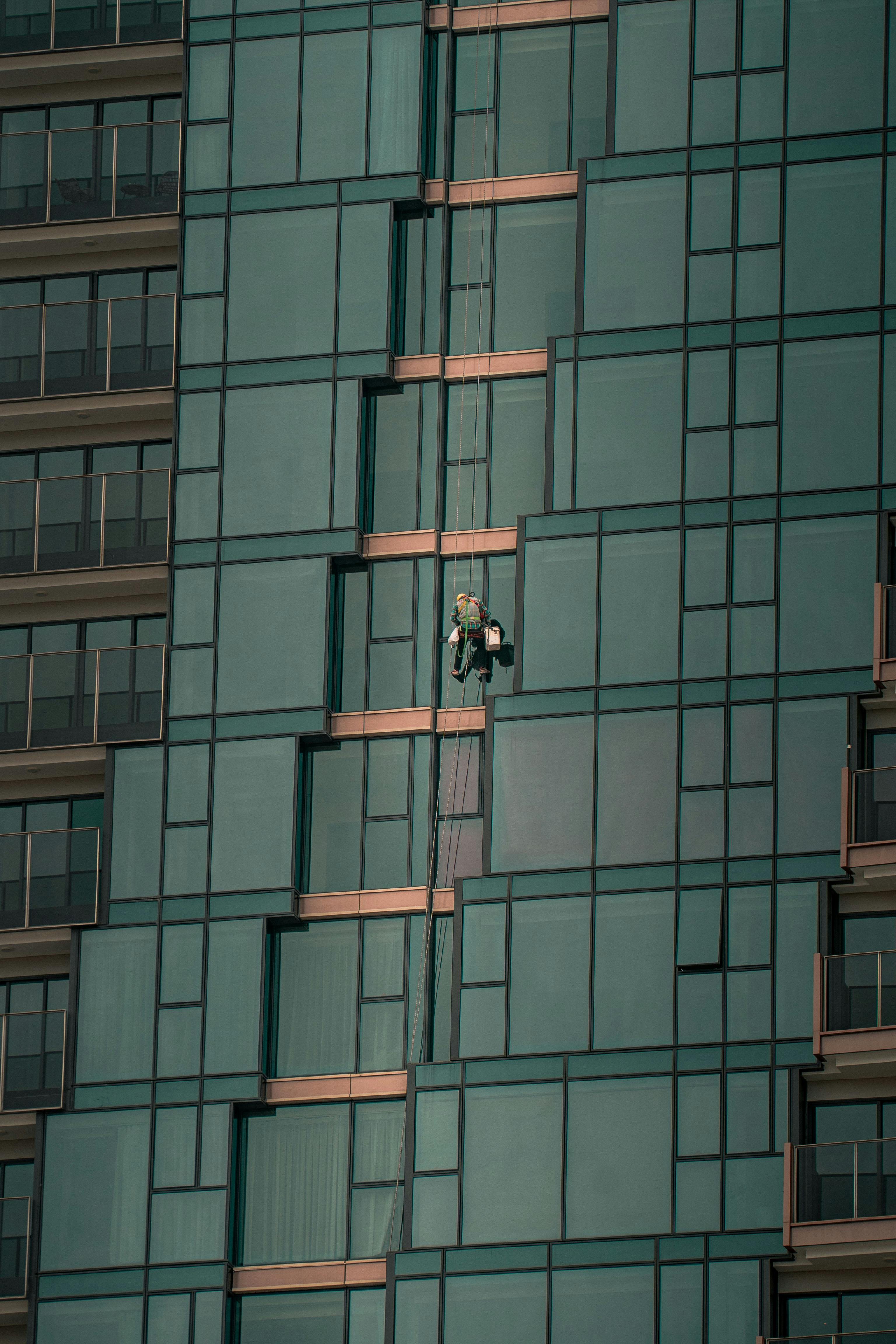 Urban Window Cleaning · Free Stock Photo