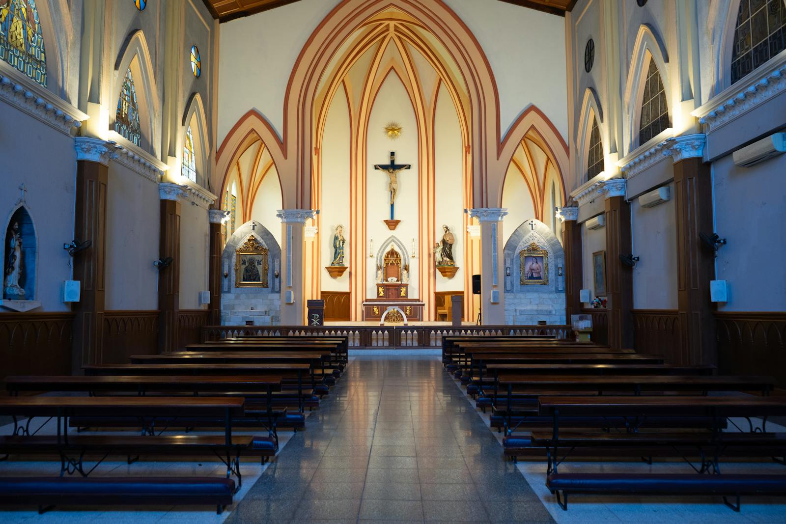 Church Interior Photos, Download The BEST Free Church Interior Stock ...