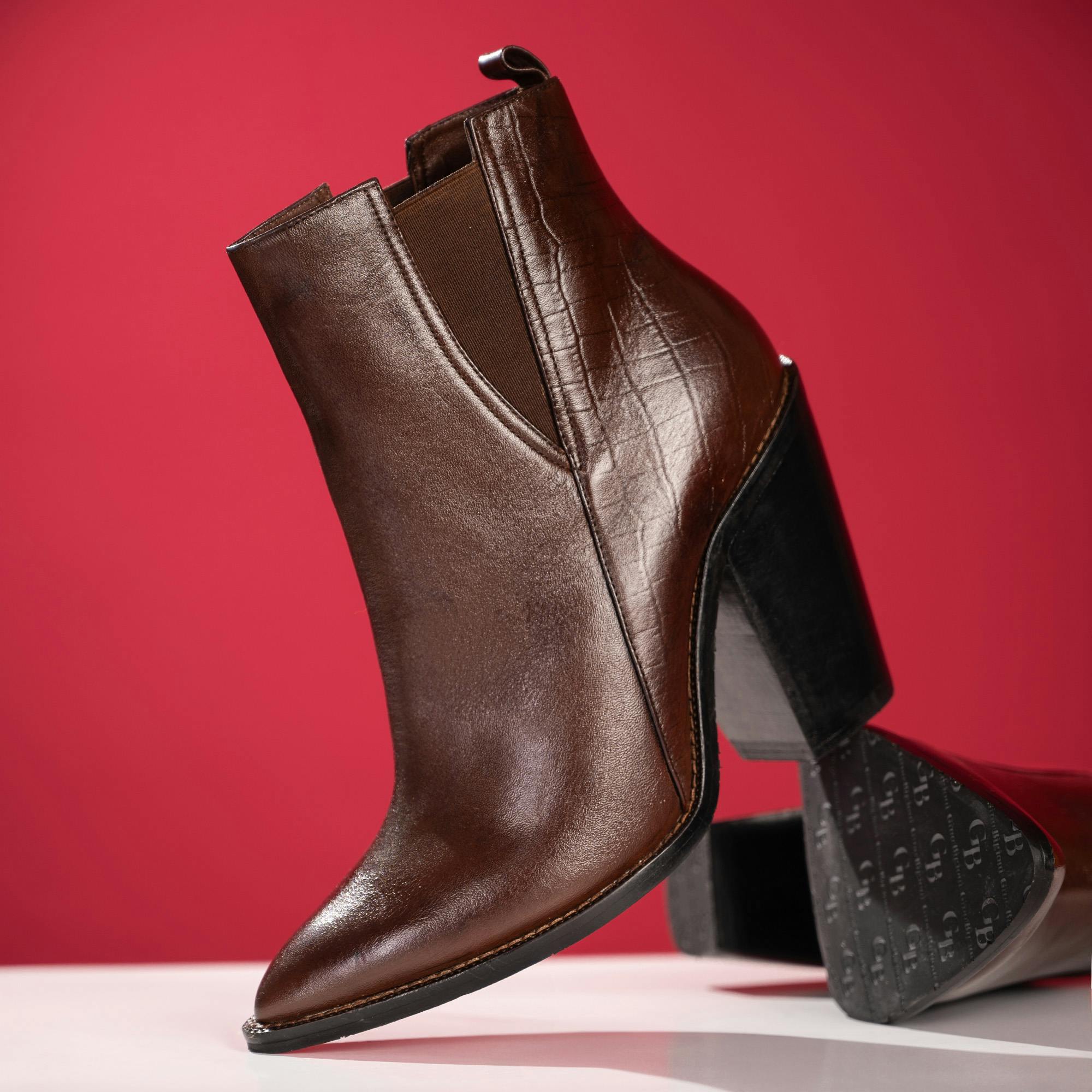 600 000+ Chaussure Femme banque d’images et photos libres de droit ...