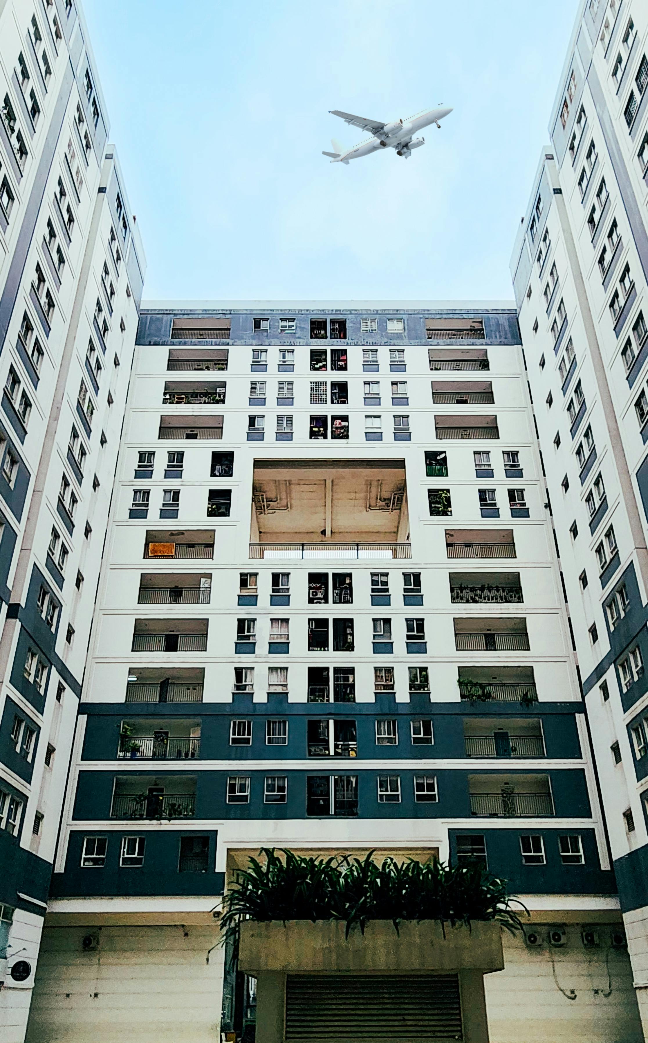 Large Window Drop Photos, Download The BEST Free Large Window Drop ...