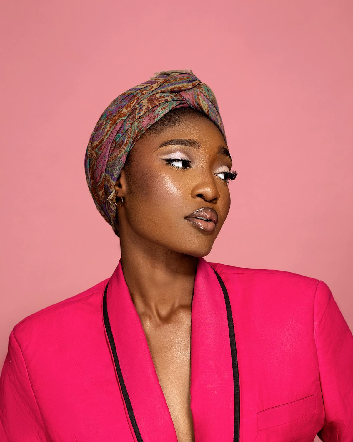Porträtt Av En Afrikansk Kvinna Med Turban · Kostnadsfri bild Porträtt Av En Afrikansk Kvinna Med Turban · Kostnadsfri bild