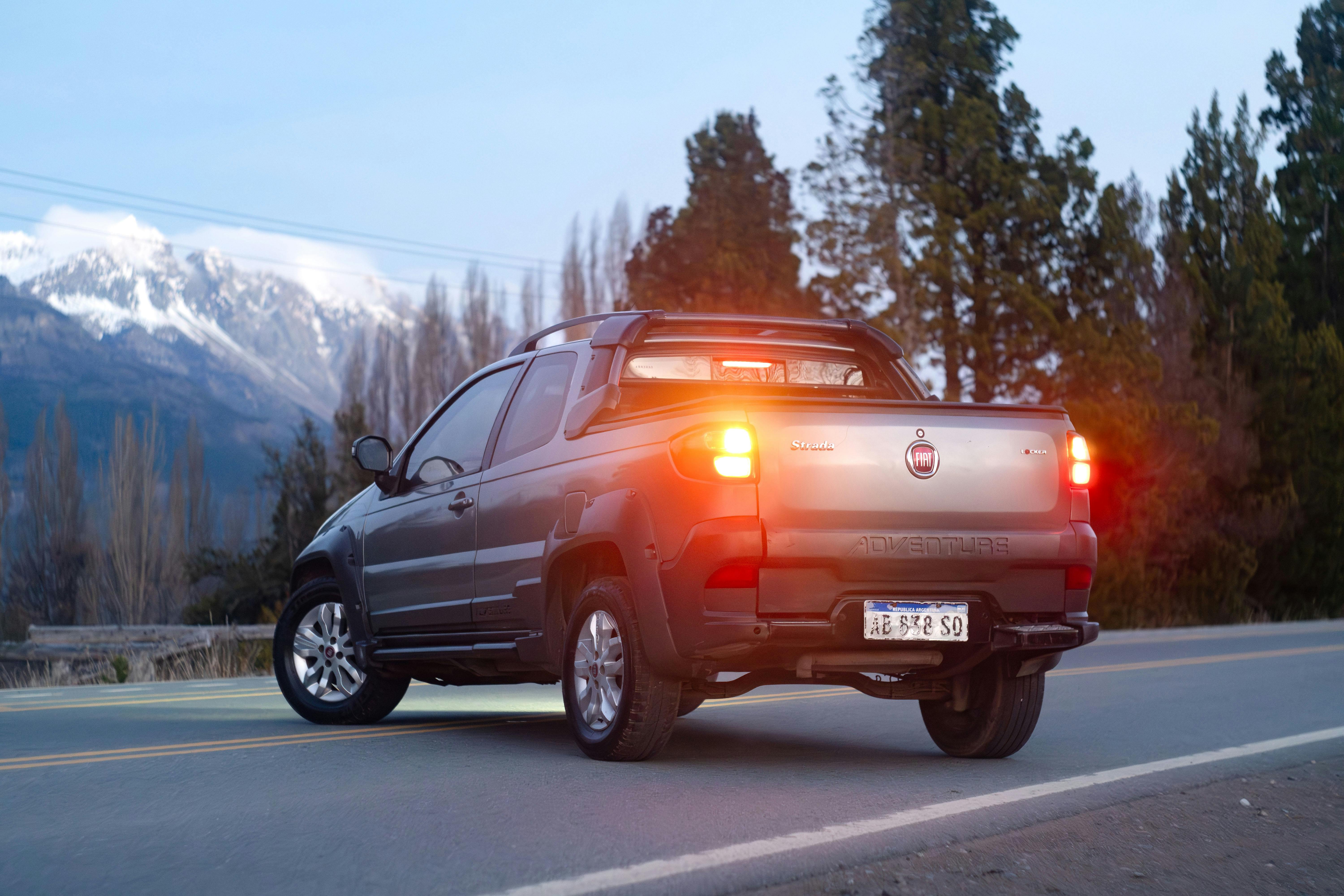 Gray FIAT Strada on Road · Free Stock Photo