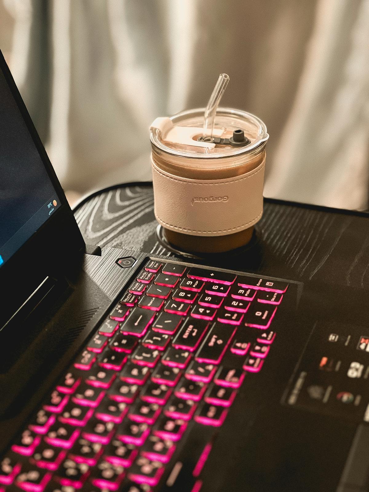 Laptop Wallpapers Photos, Download The BEST Free Laptop Wallpapers ...