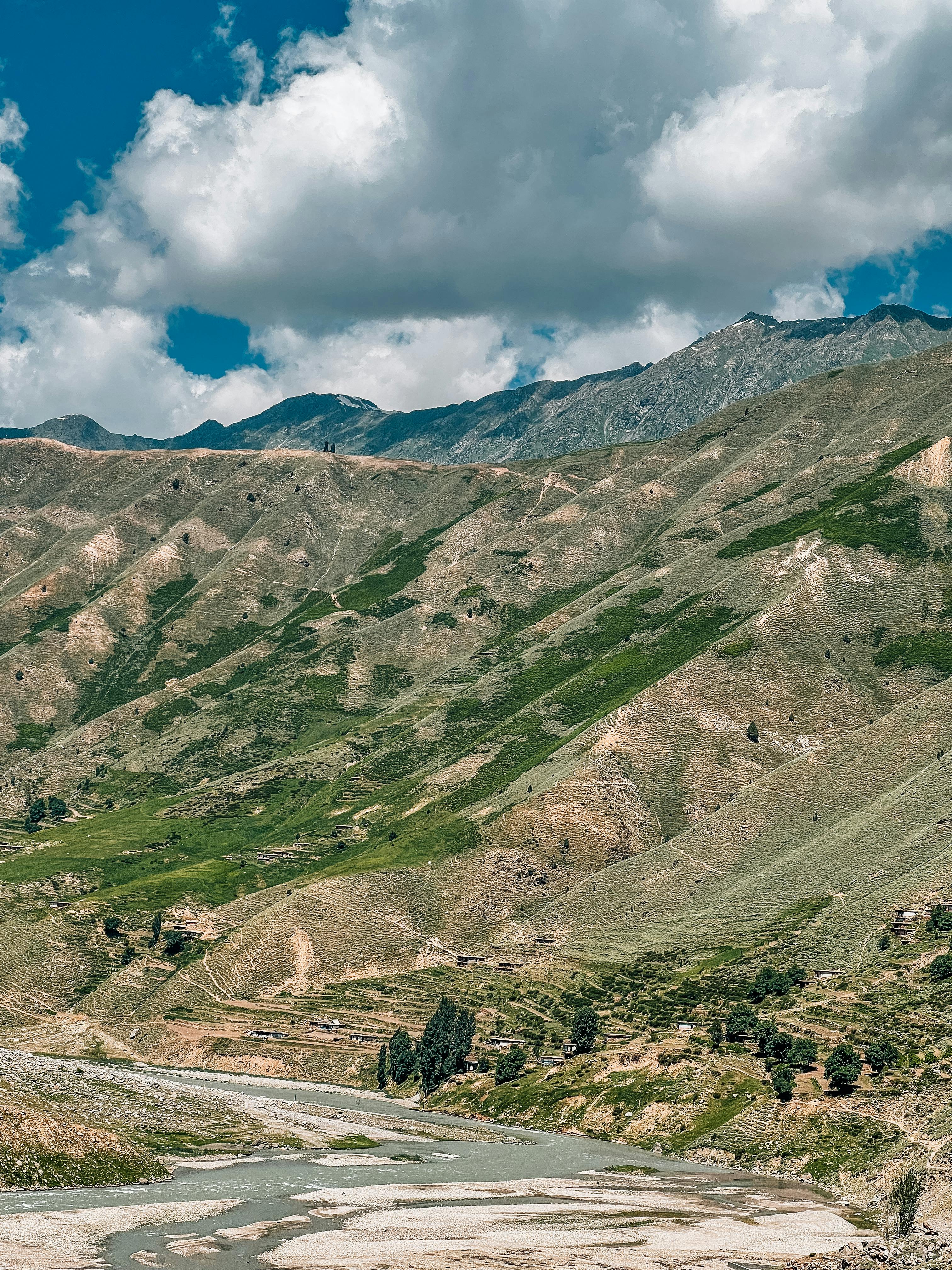 Road in a Rocky Valley · Free Stock Photo