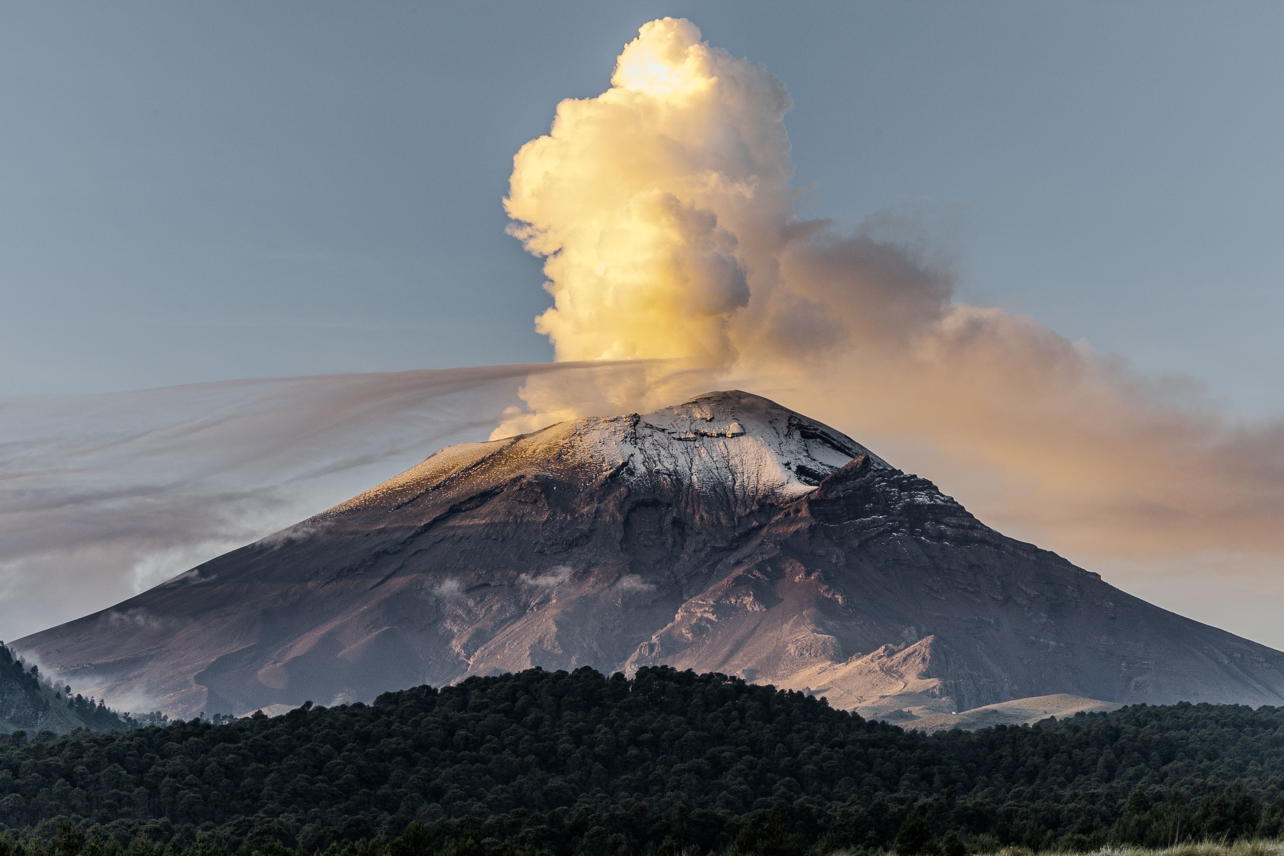 Eruption of Popocatepetl Volcano in Mexico · Free Stock Photo