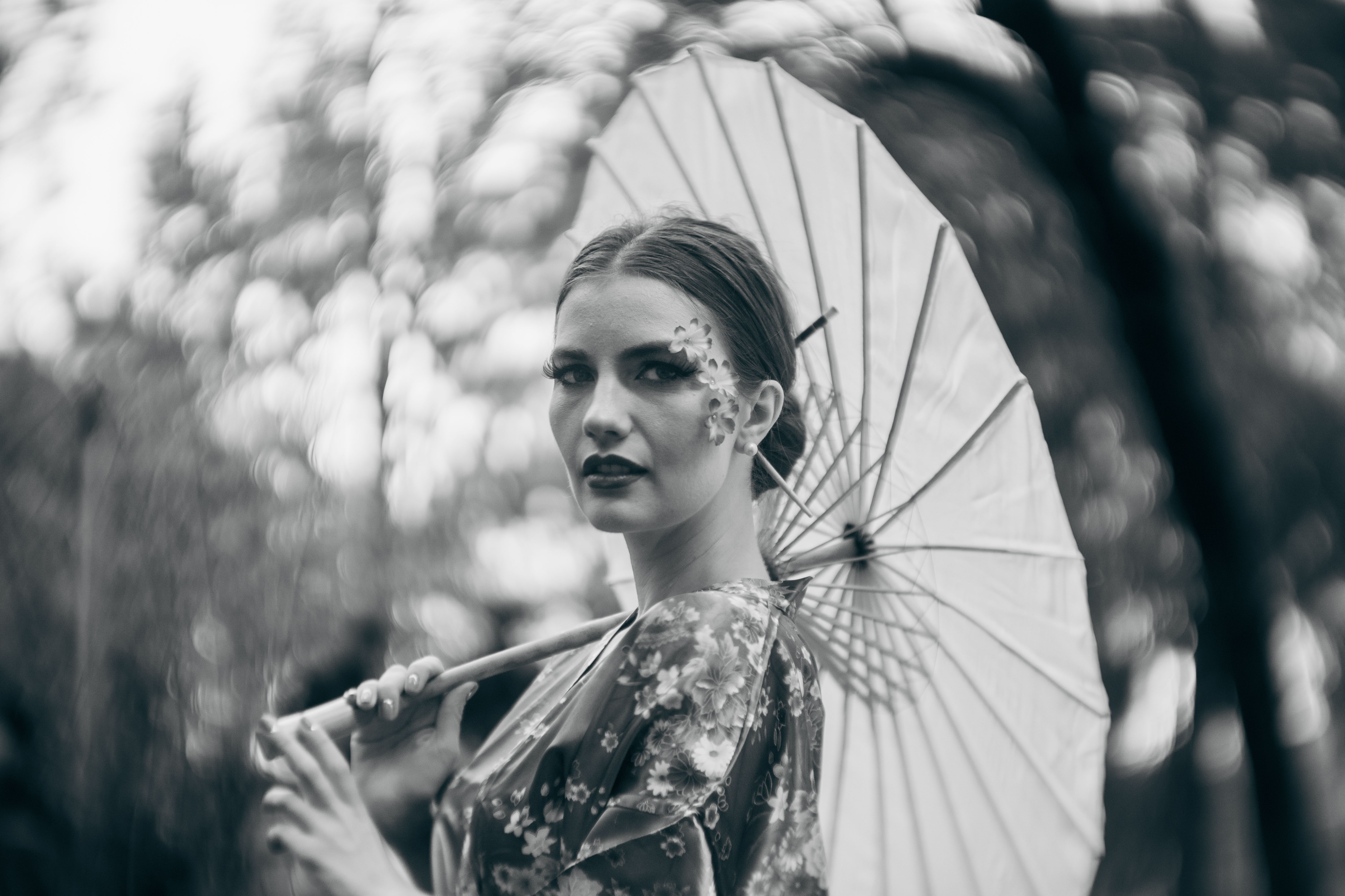 Geisha with Umbrella in Black and White · Free Stock Photo