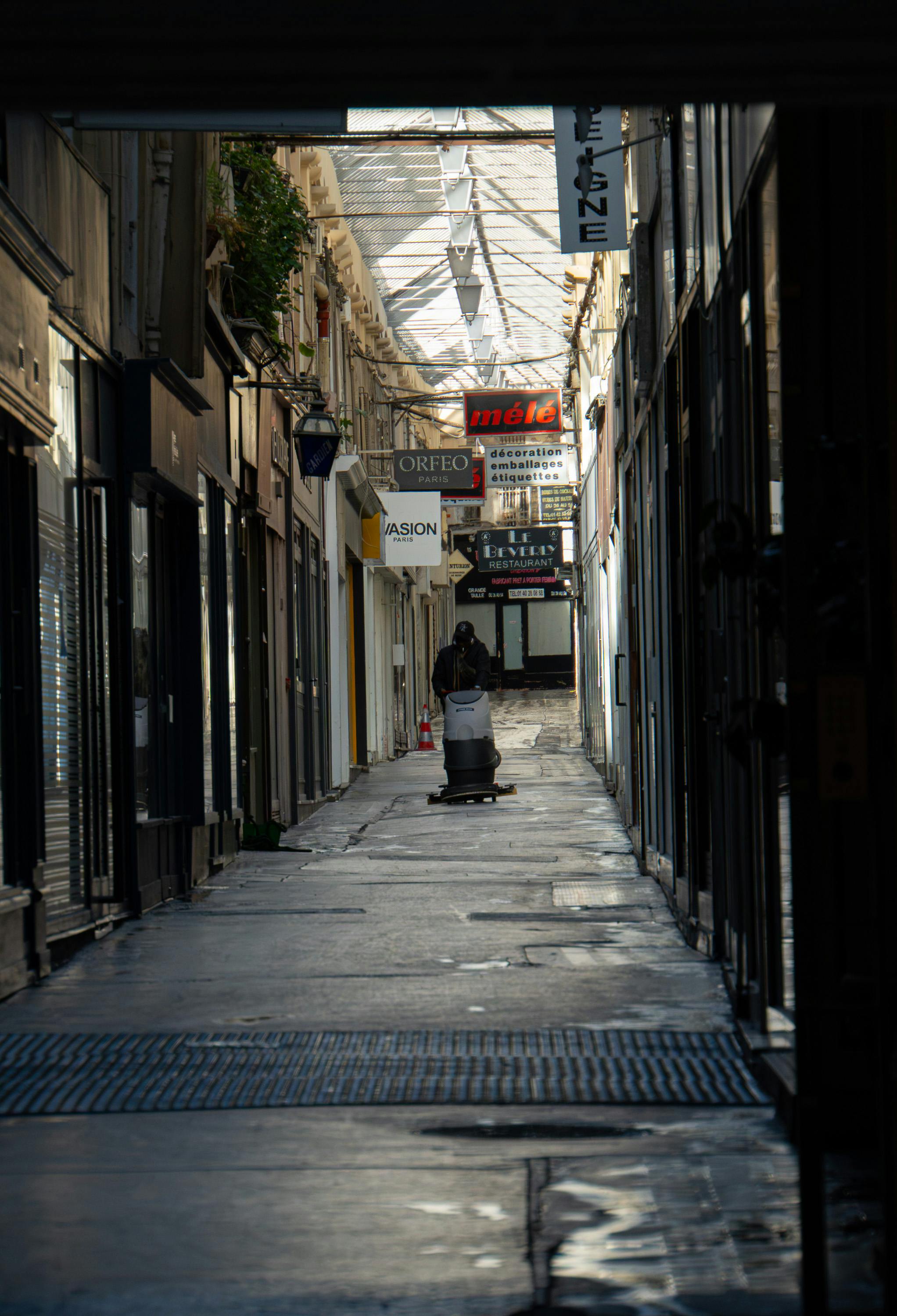 ruelle de paris · Free Stock Photo