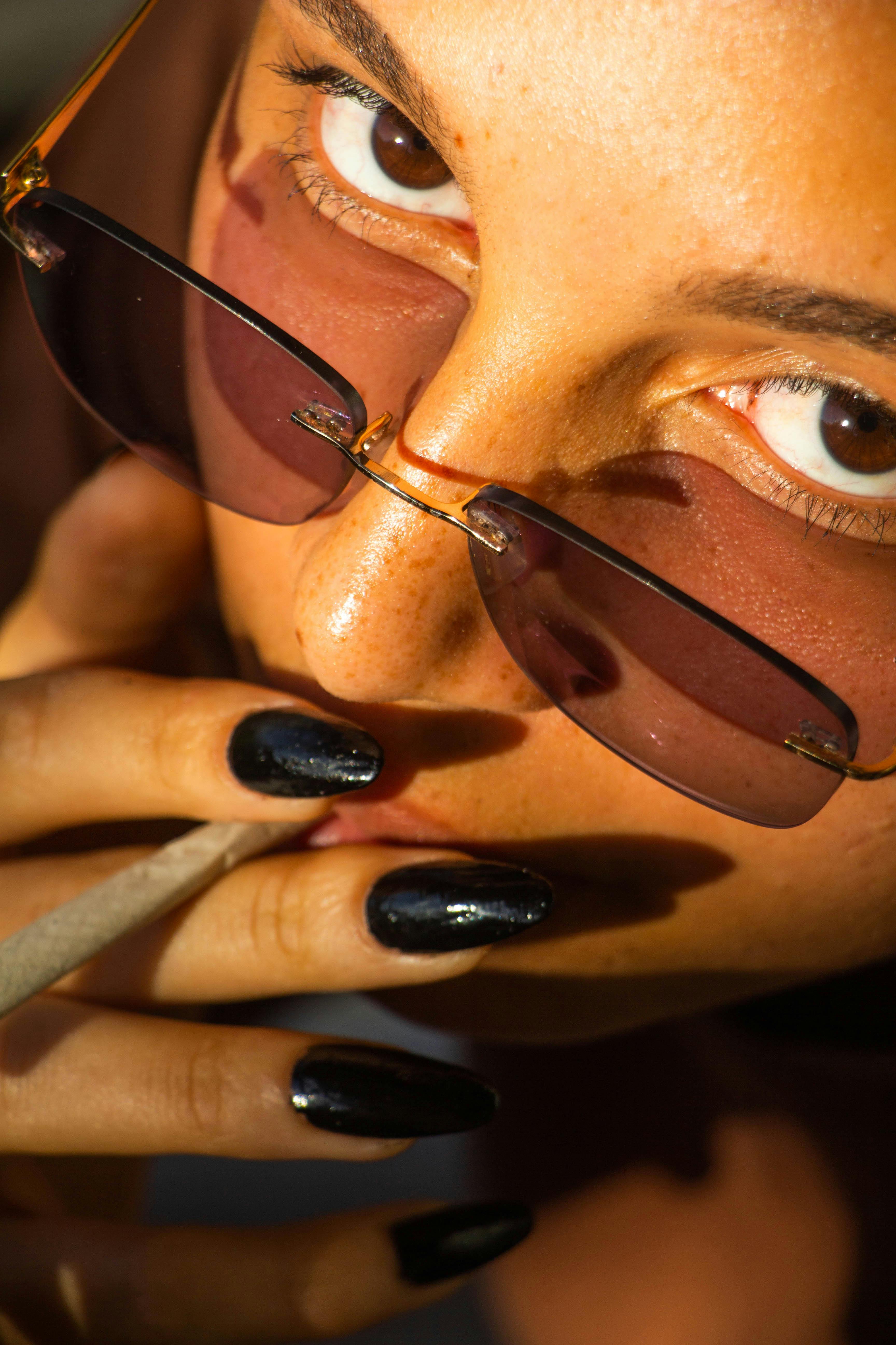 Smoke Smoking Photos, Download The BEST Free Smoke Smoking Stock Photos ...