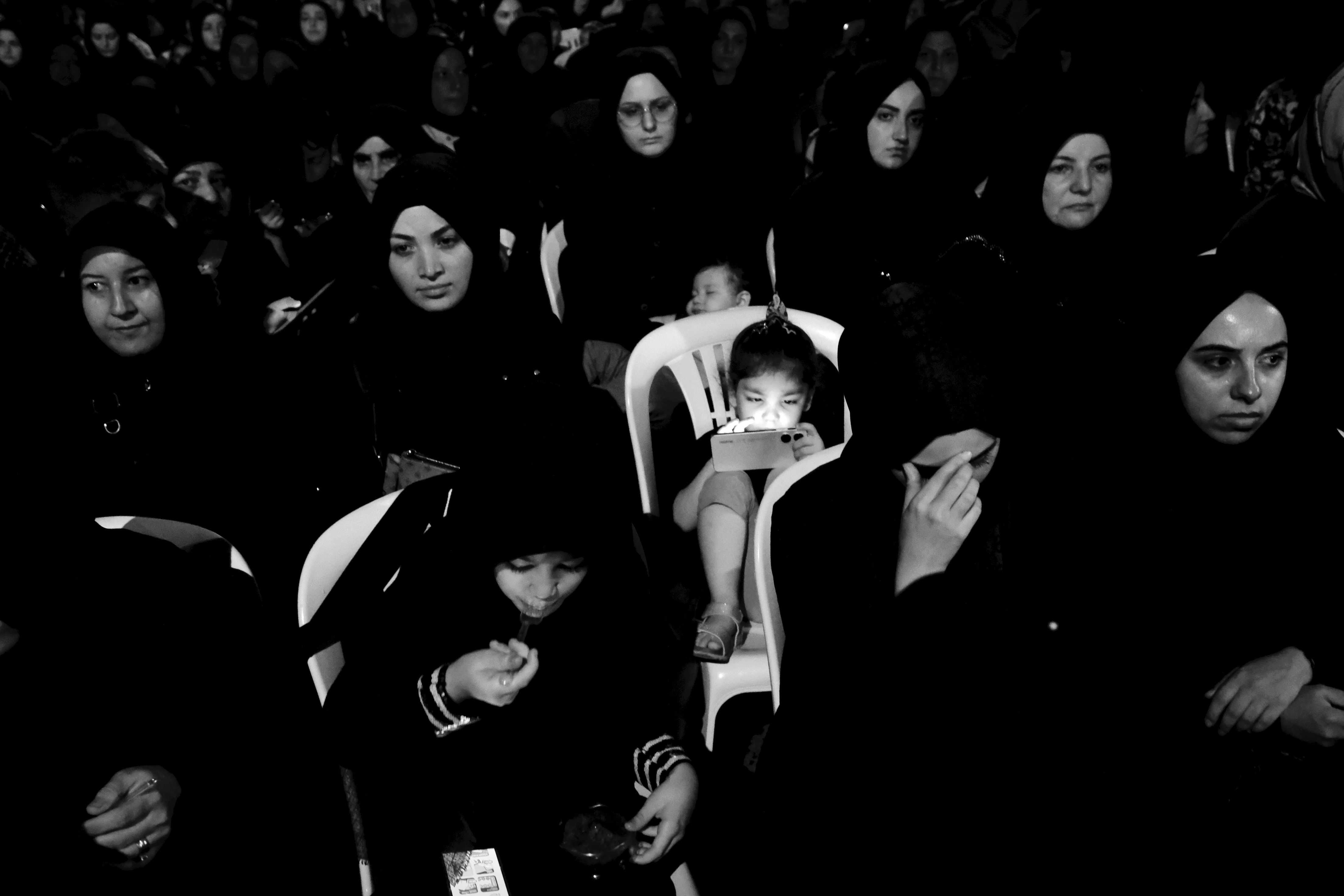 Shia Girls Photos, Download The BEST Free Shia Girls Stock Photos & HD ...