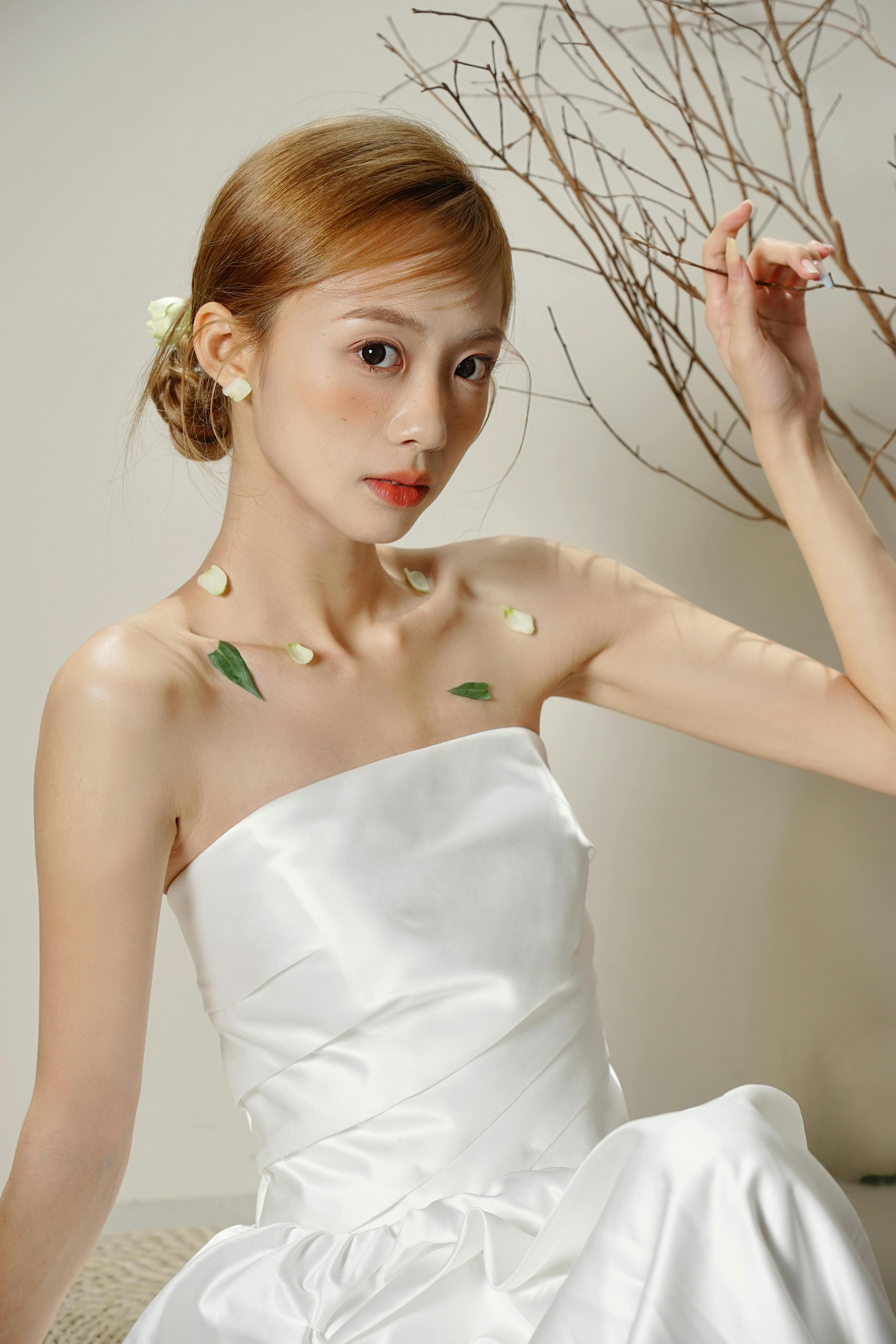 Exaggerated Floral Dress For Bride Photos, Download The BEST Free ...