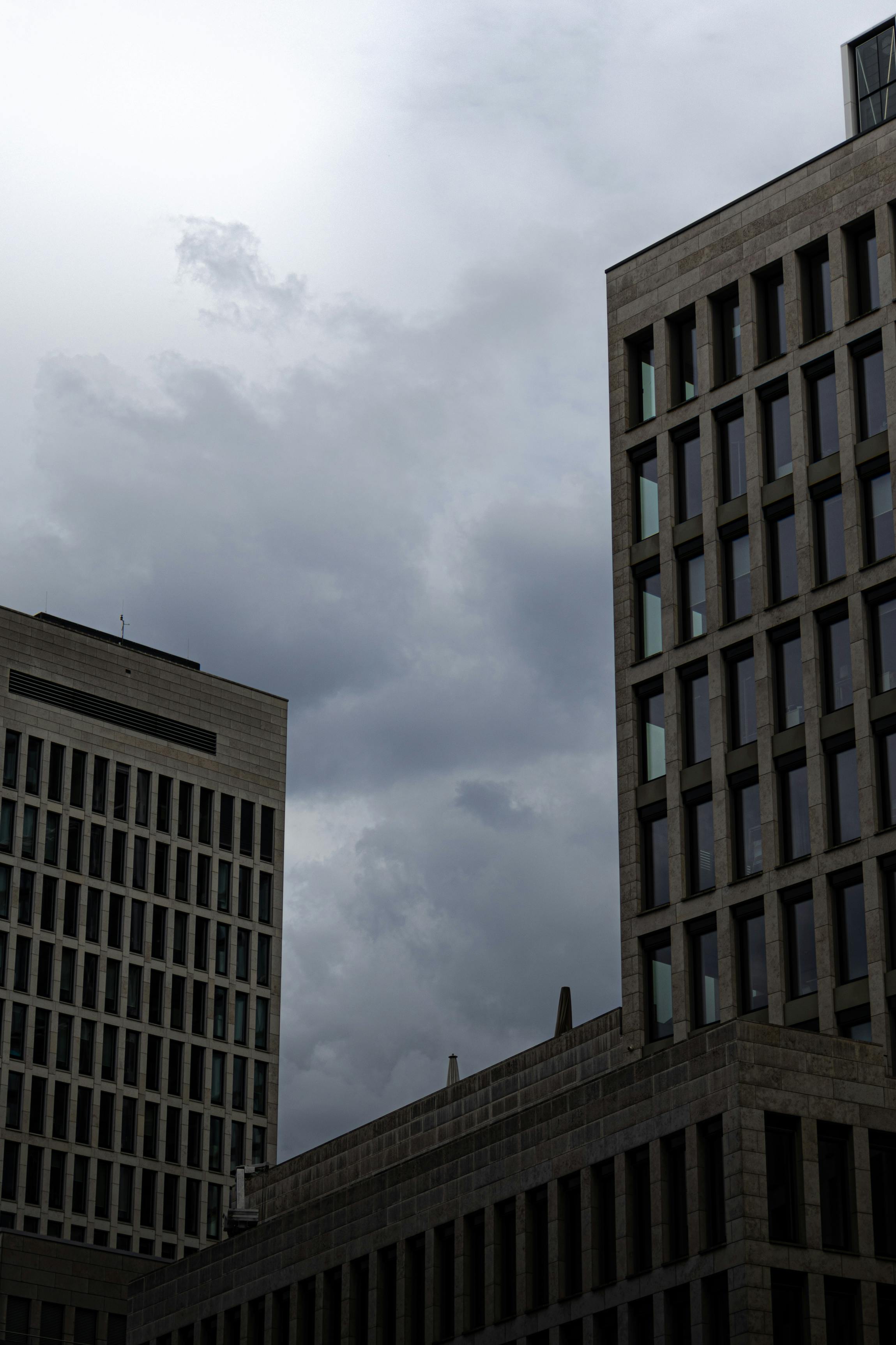 Minimalist Centered Subject Black Sides Wallpaper Photos, Download The ...