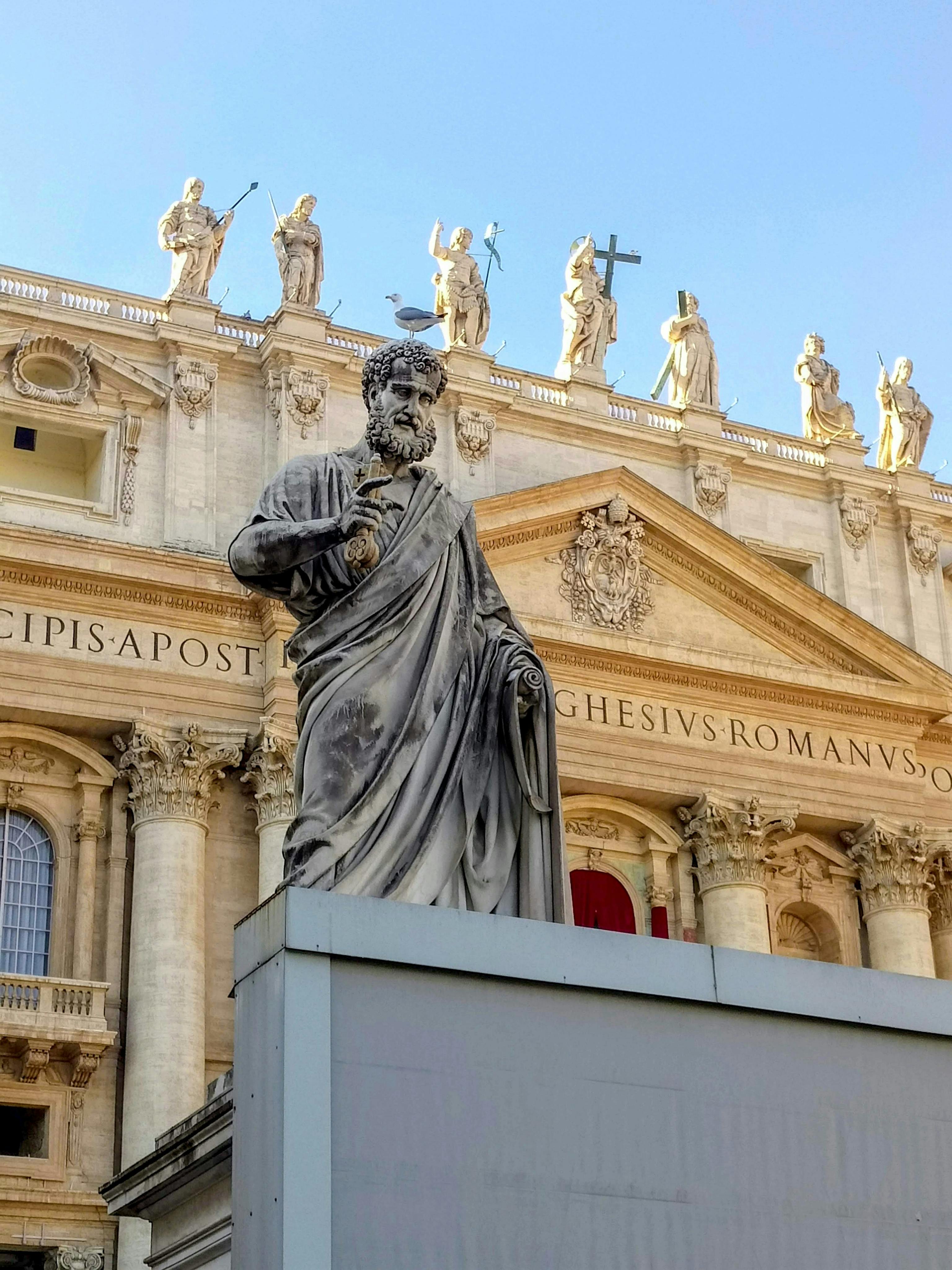 St Peter Statue at St Peters Square in Vatican · Free Stock Photo