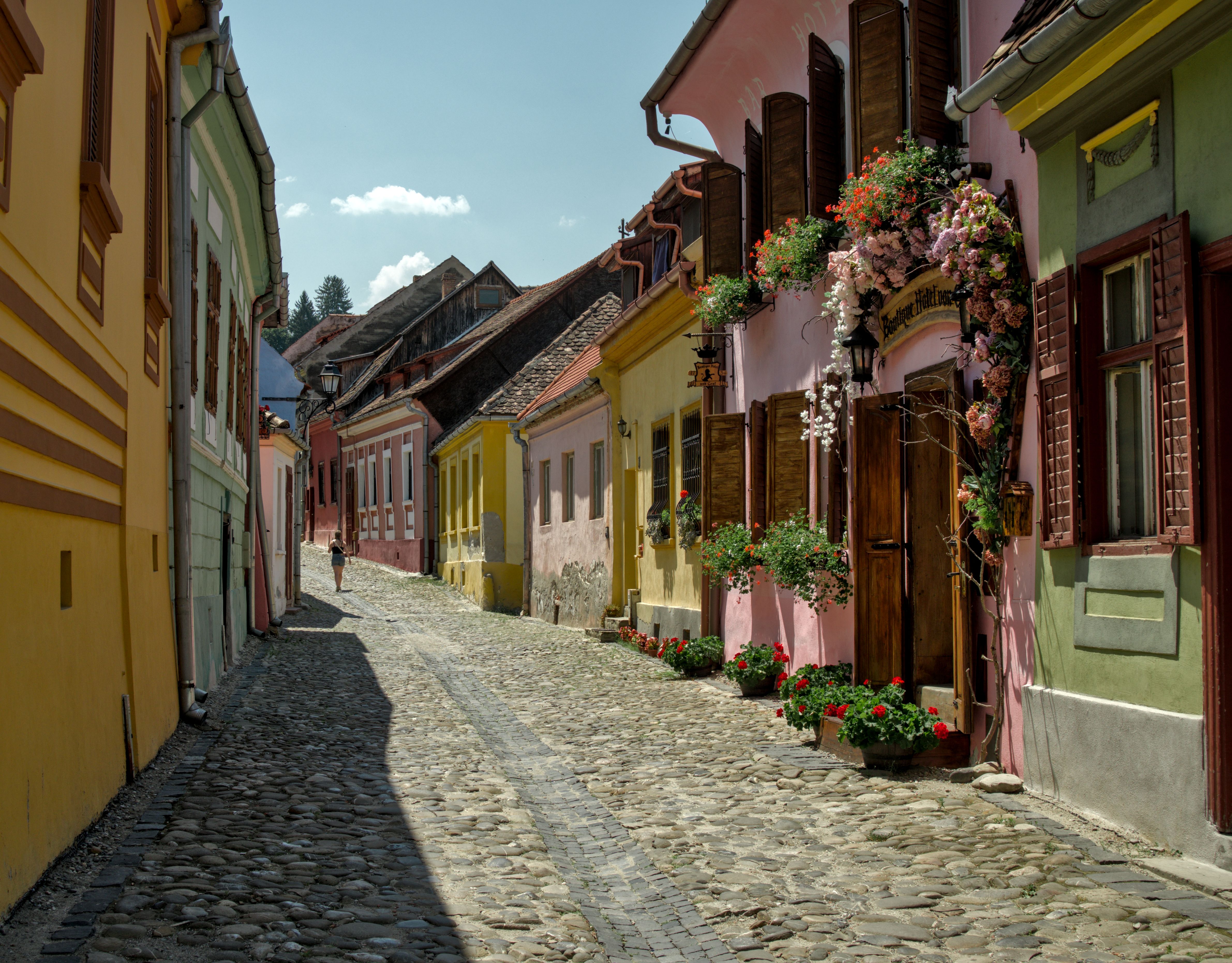 Imagine de stoc gratuită cu acoperișuri, alee, arhitectură, arhitectura ...