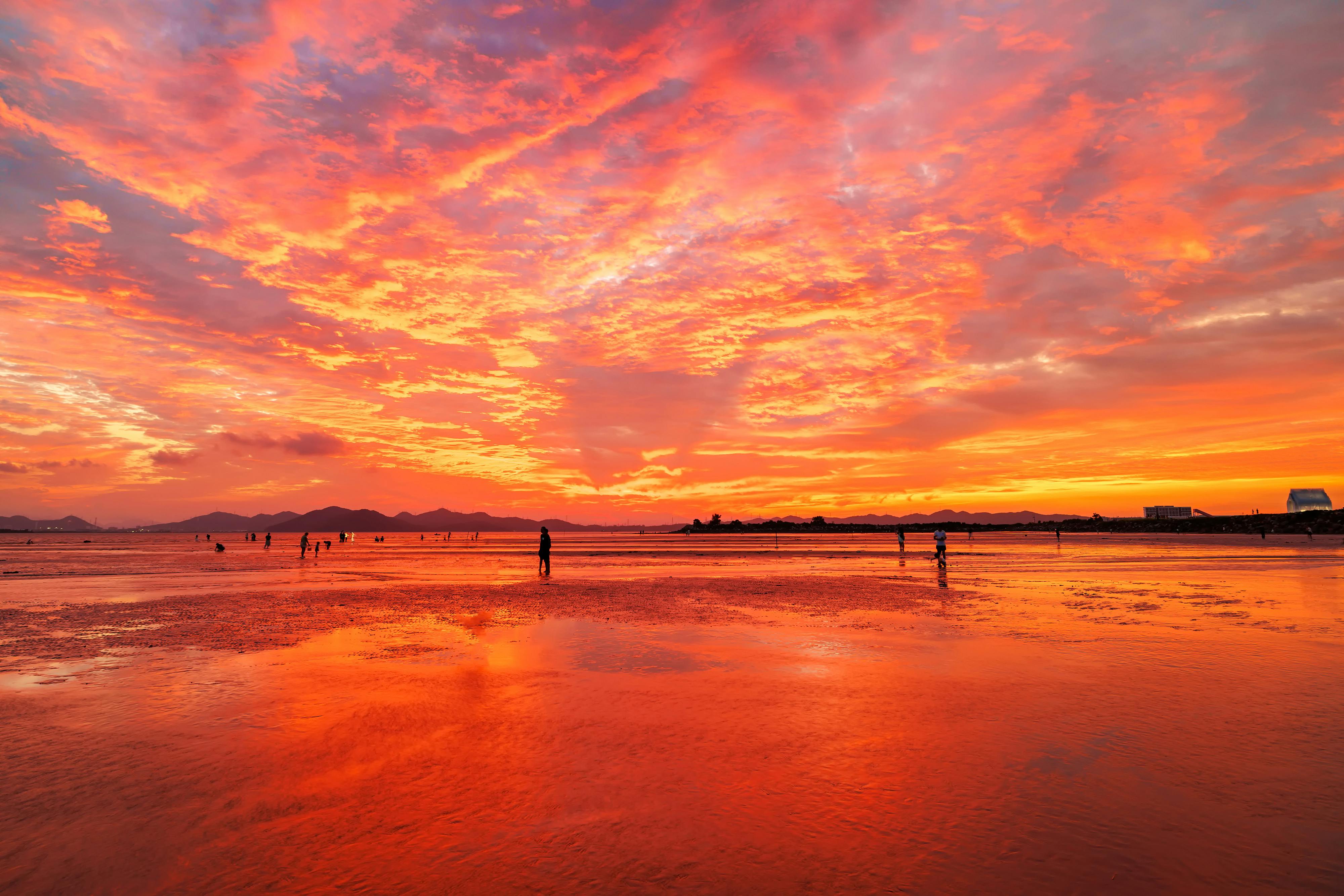 Beach at Red Fiery Dusk · Free Stock Photo