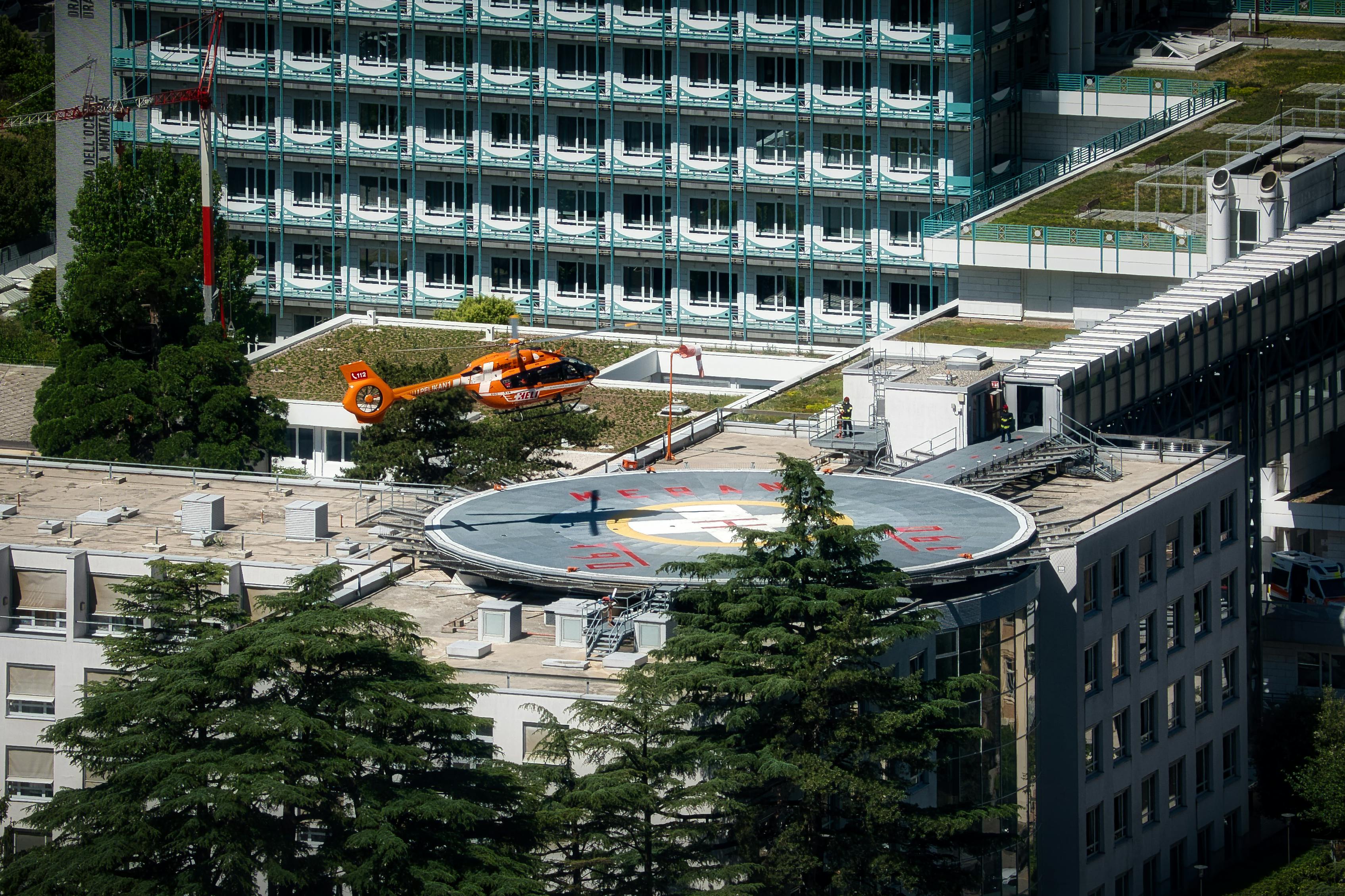 Photo gratuite de arbres, architecture, atterrissage d'urgence ...