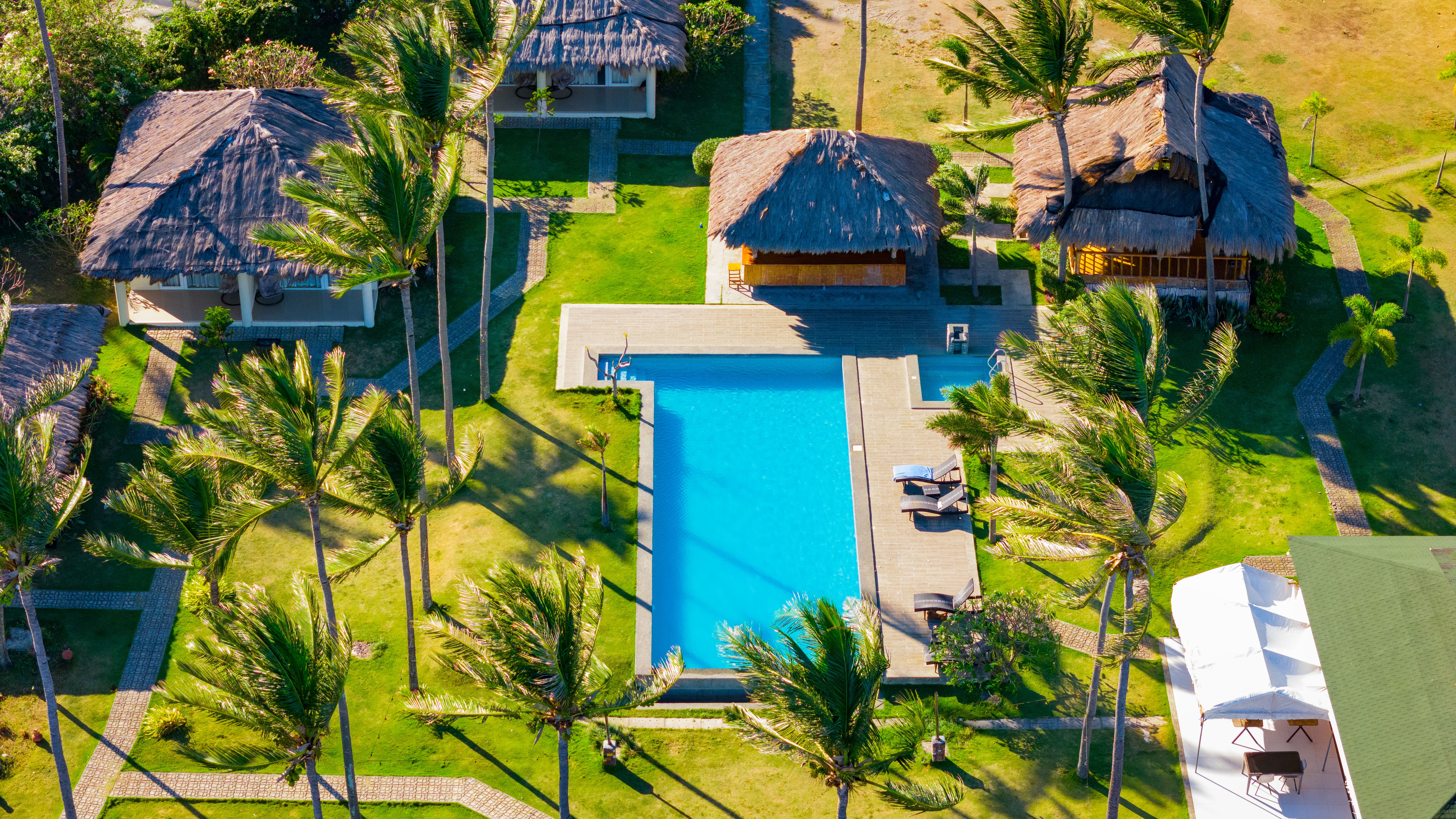 Resort with swimmin pool in Philippines. · Free Stock Photo