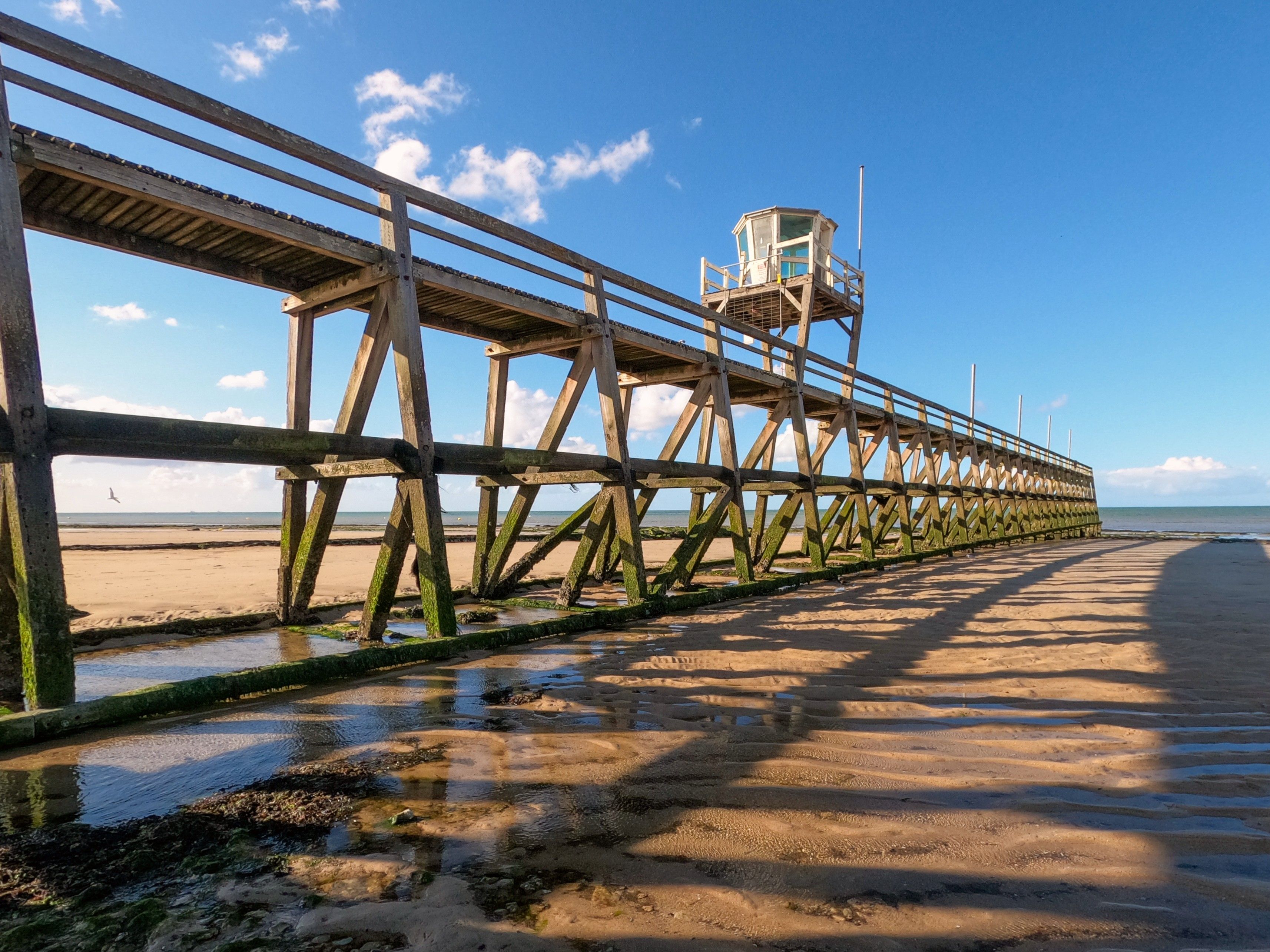 Fishermen's pier · Free Stock Photo