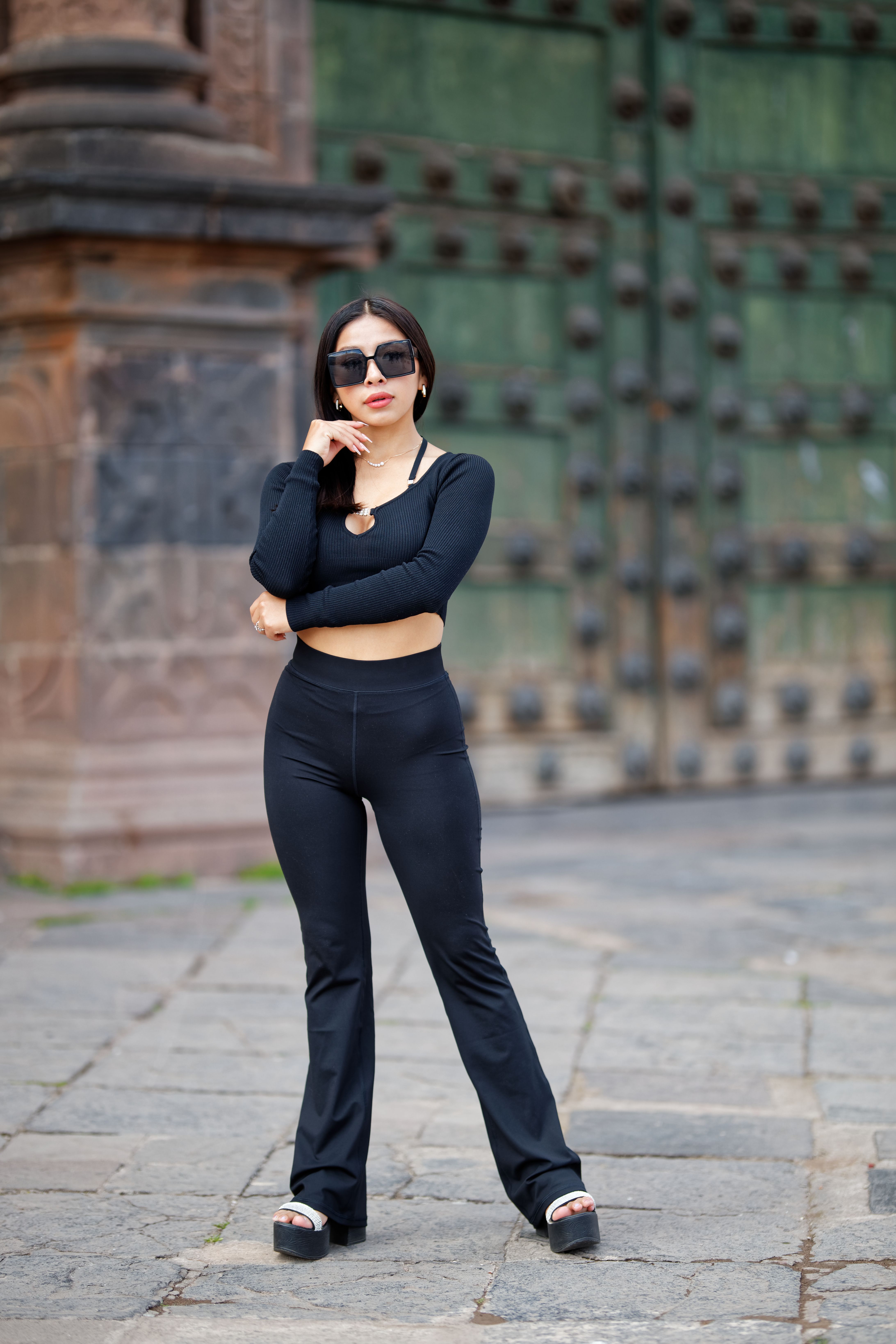 Peruvian girl in the historical center of Cusco · Free Stock Photo