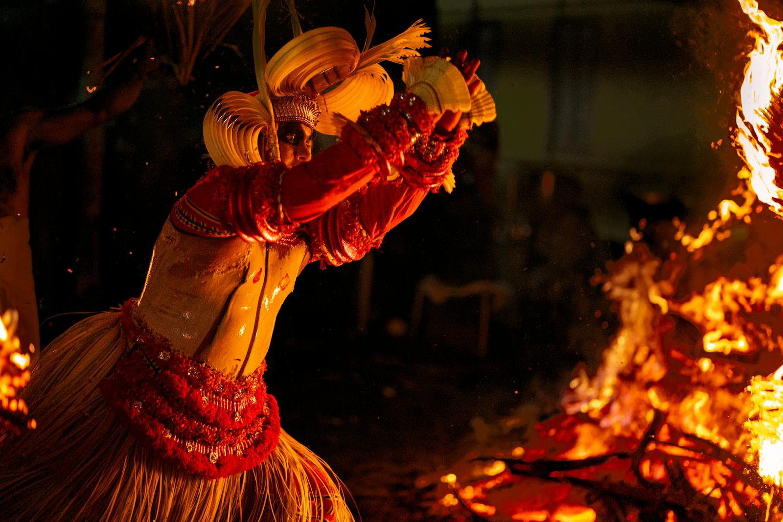 Kerala Theyyam Photos, Download The BEST Free Kerala Theyyam Stock ...
