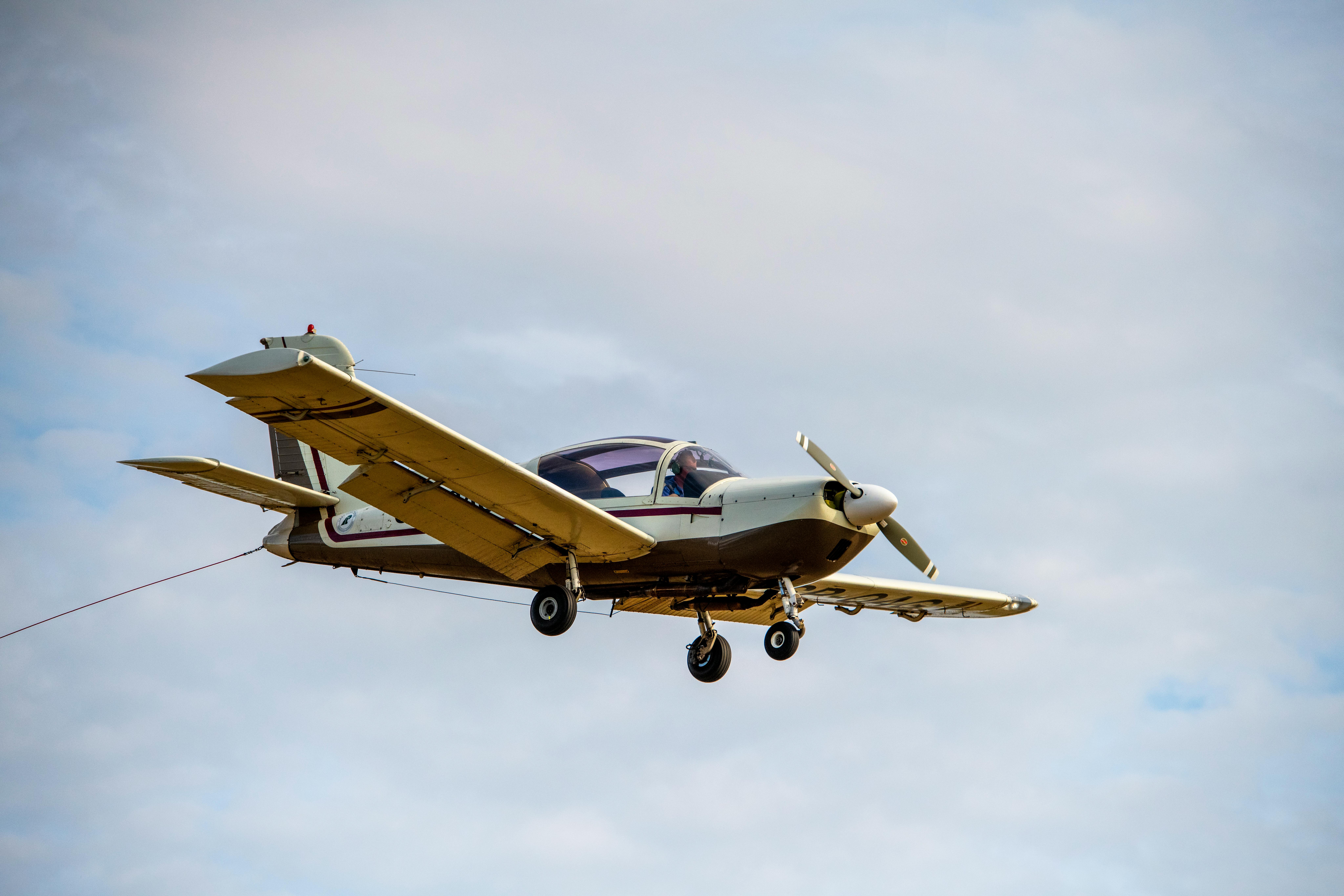 2 Biplanes Flying · Free Stock Photo