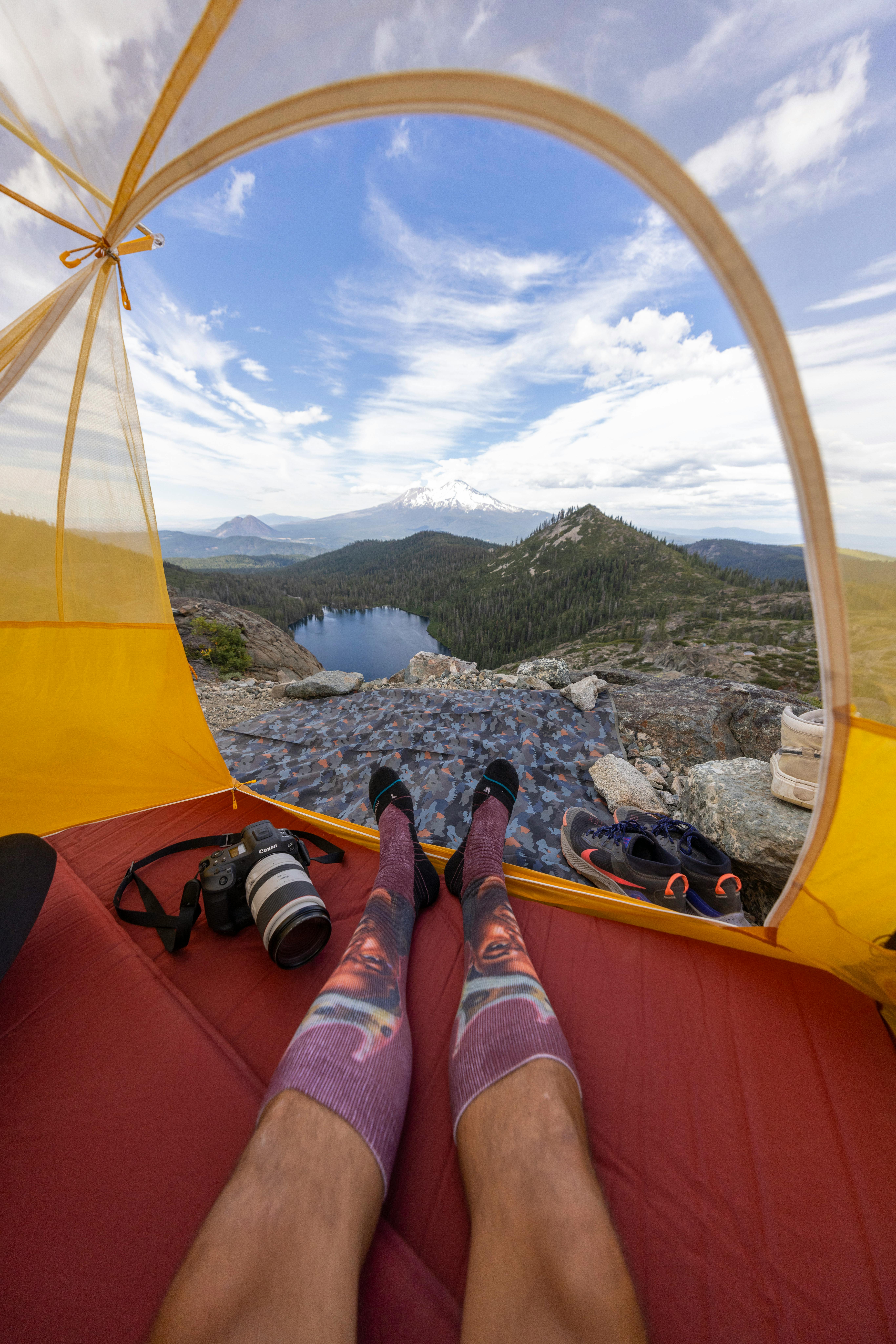 Foto profissional gratuita de abrigo, acampamento, ao ar livre, área de ...