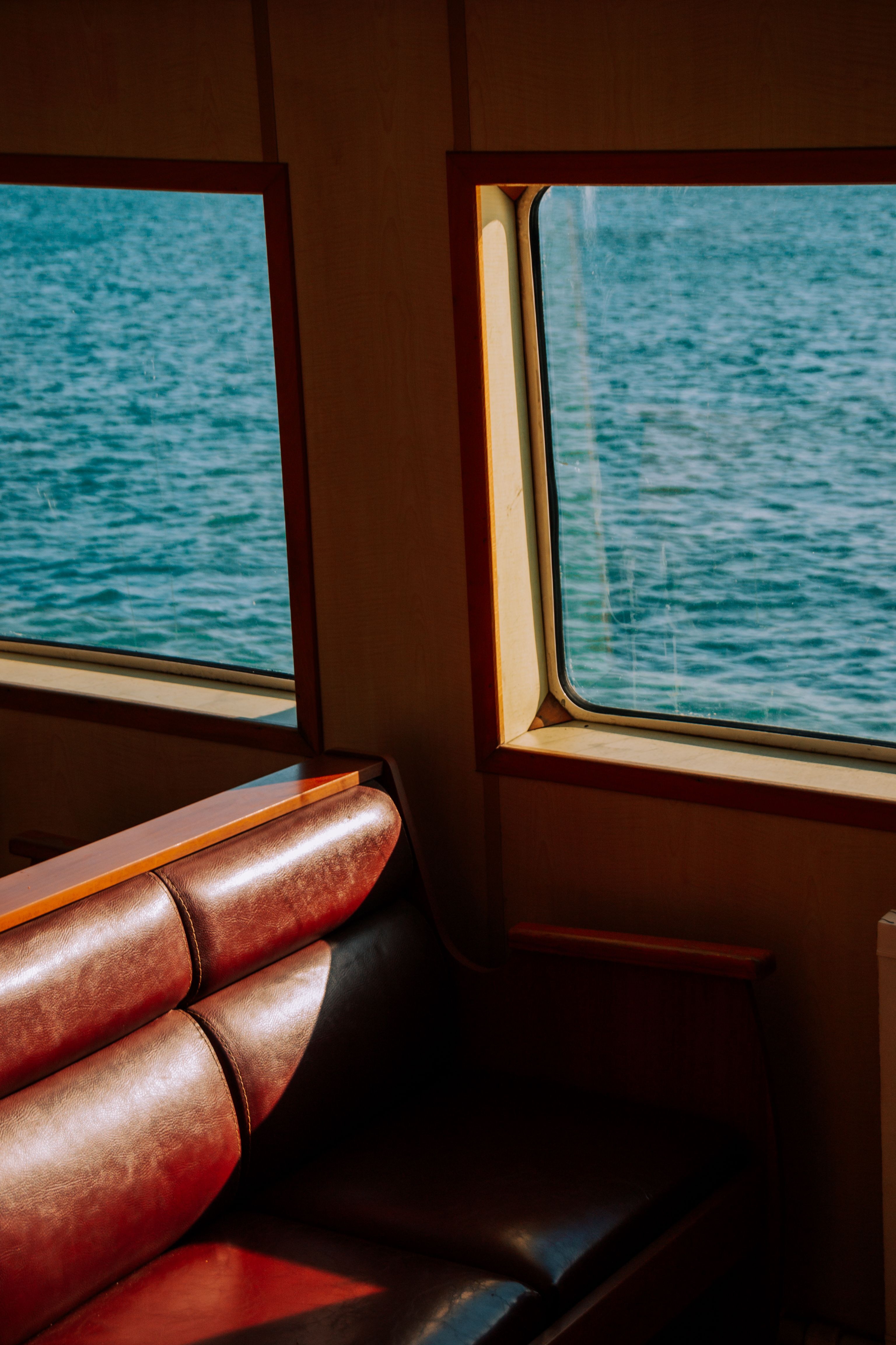 A view of the ocean from a boat · Free Stock Photo