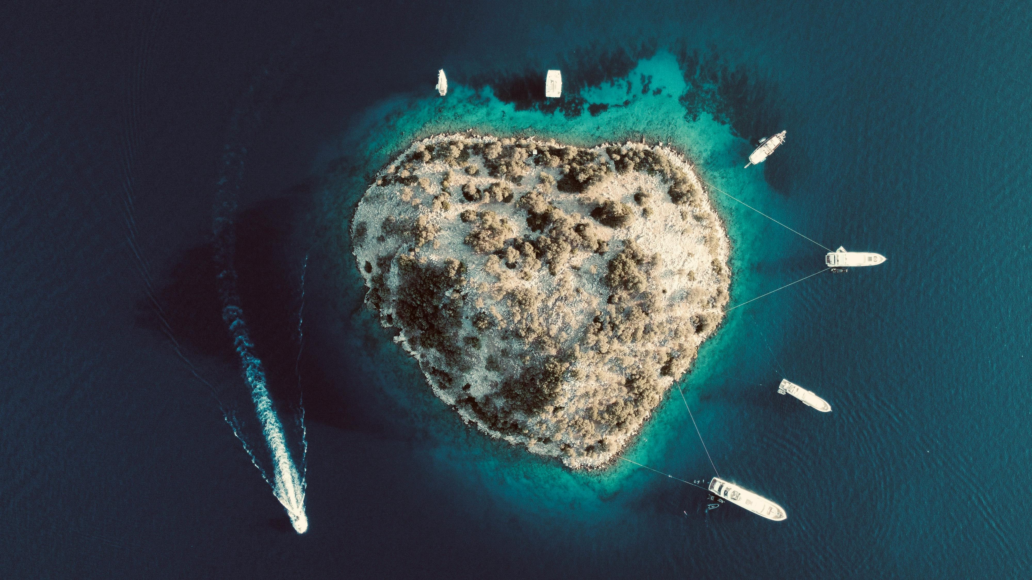 Island of Love · Free Stock Photo
