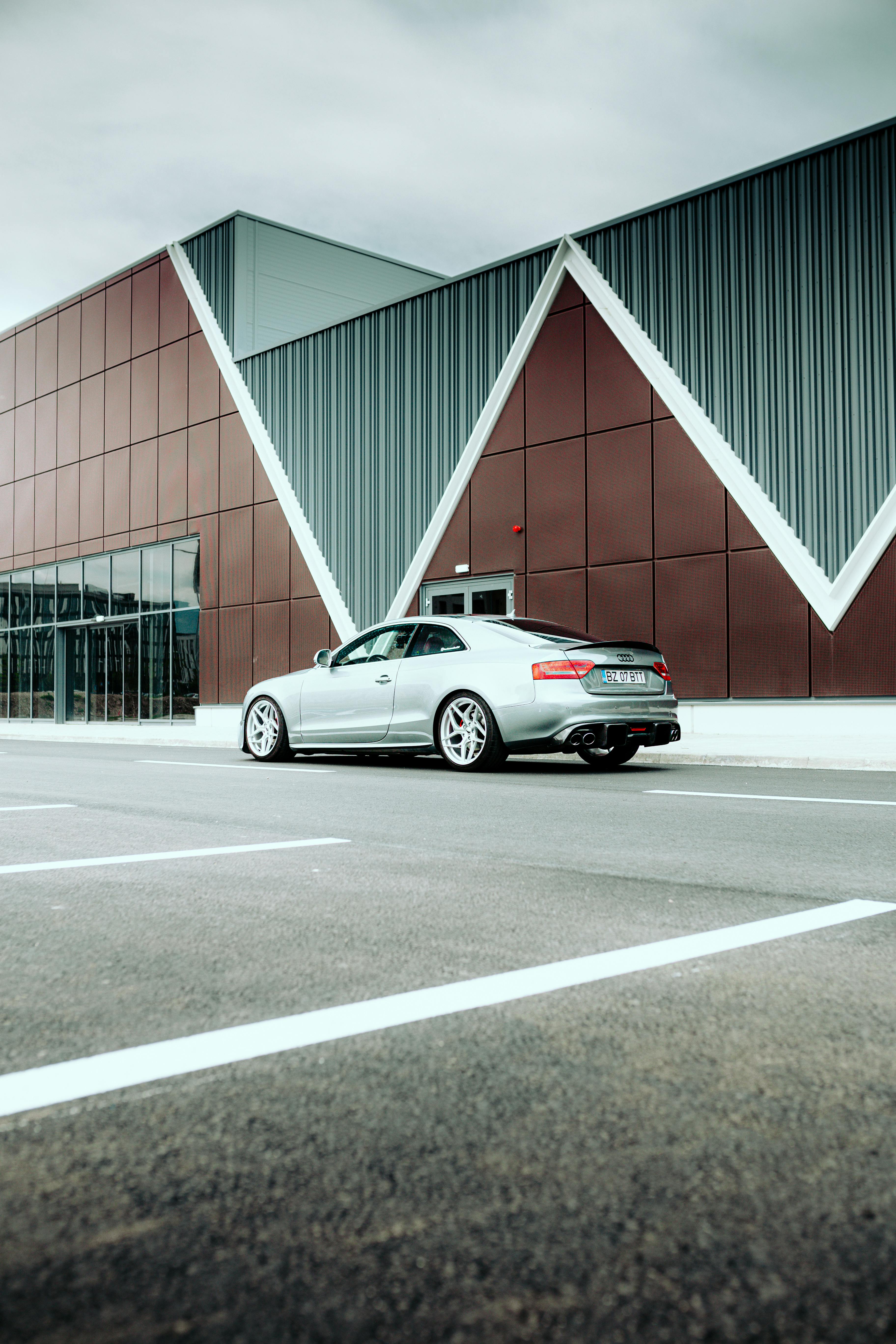 Foto de stock gratuita sobre aparcado, arquitectura moderna, coche ...