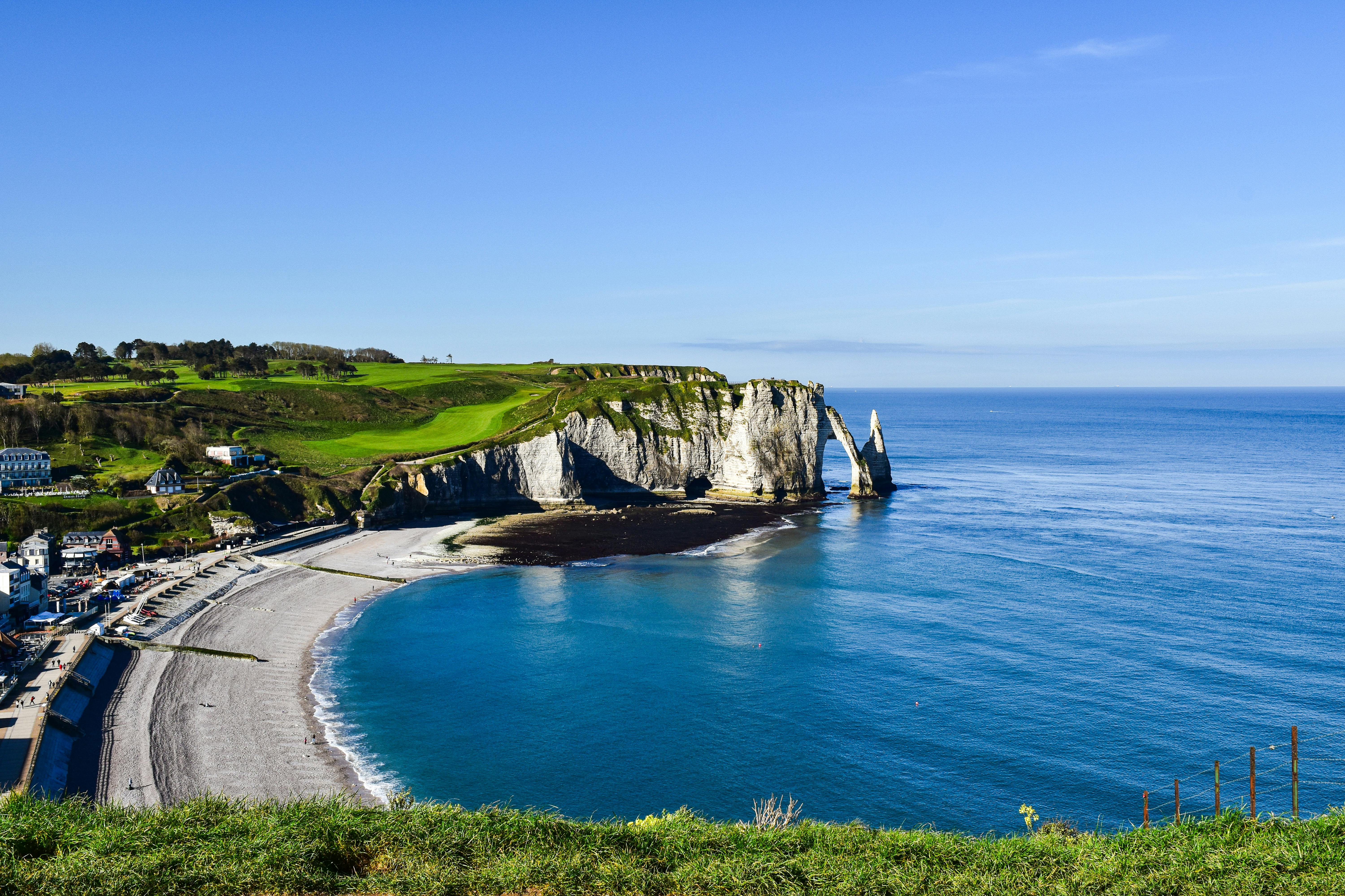The cliffs of the coast of france · Free Stock Photo