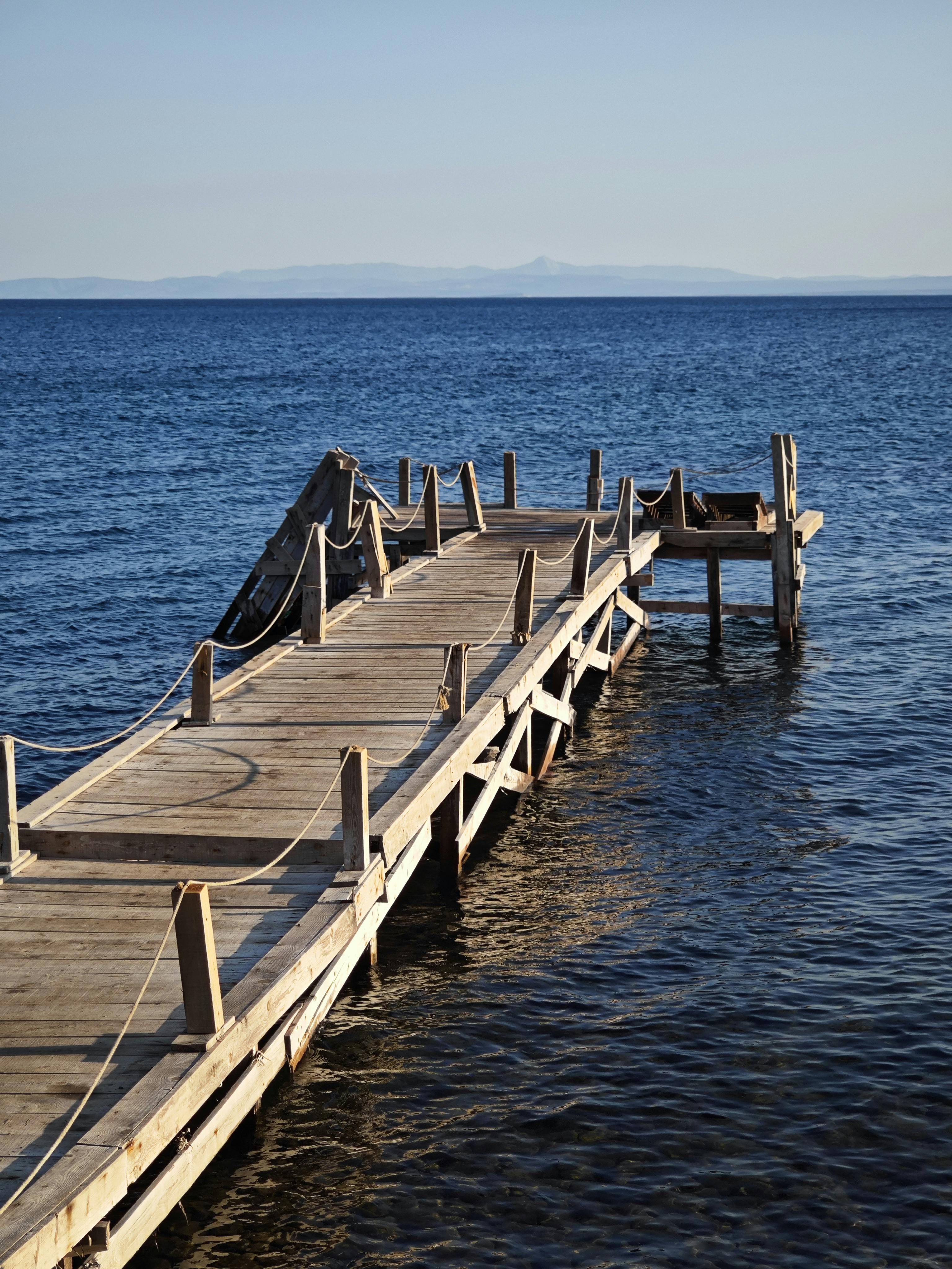 Brown Wooden Dock · Free Stock Photo