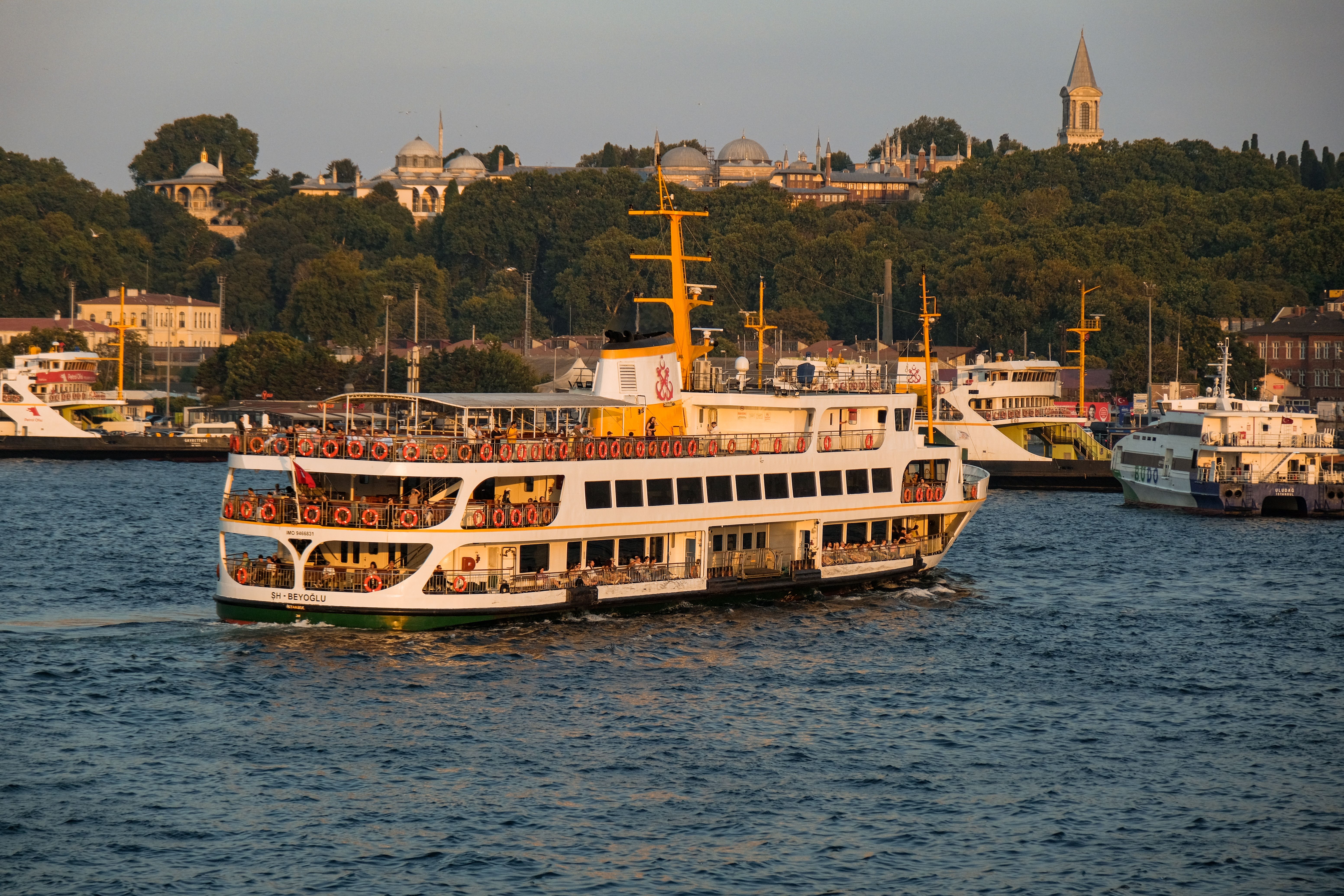 A ferry boat is traveling on the water · Free Stock Photo