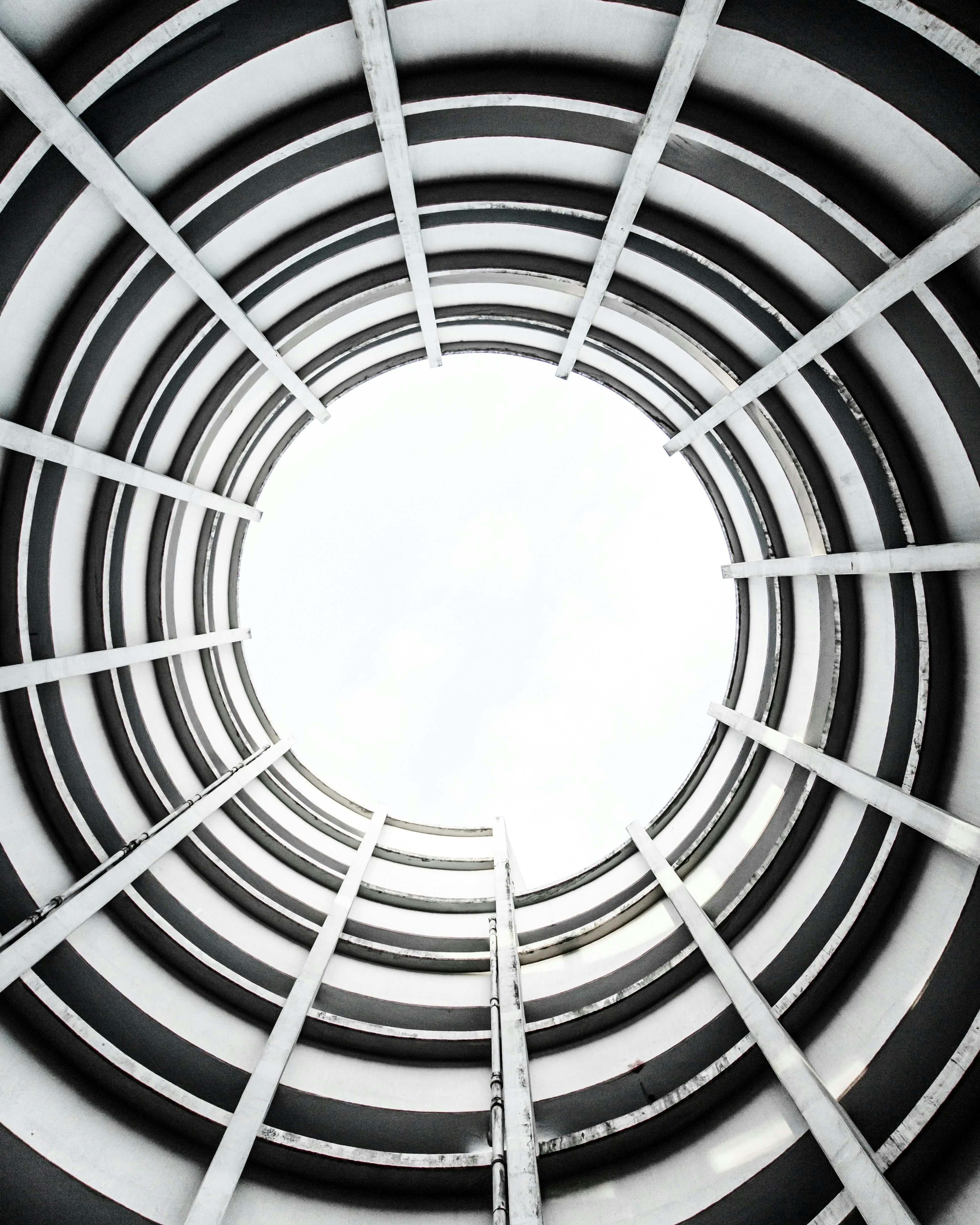 White Architectural Structure · Free Stock Photo