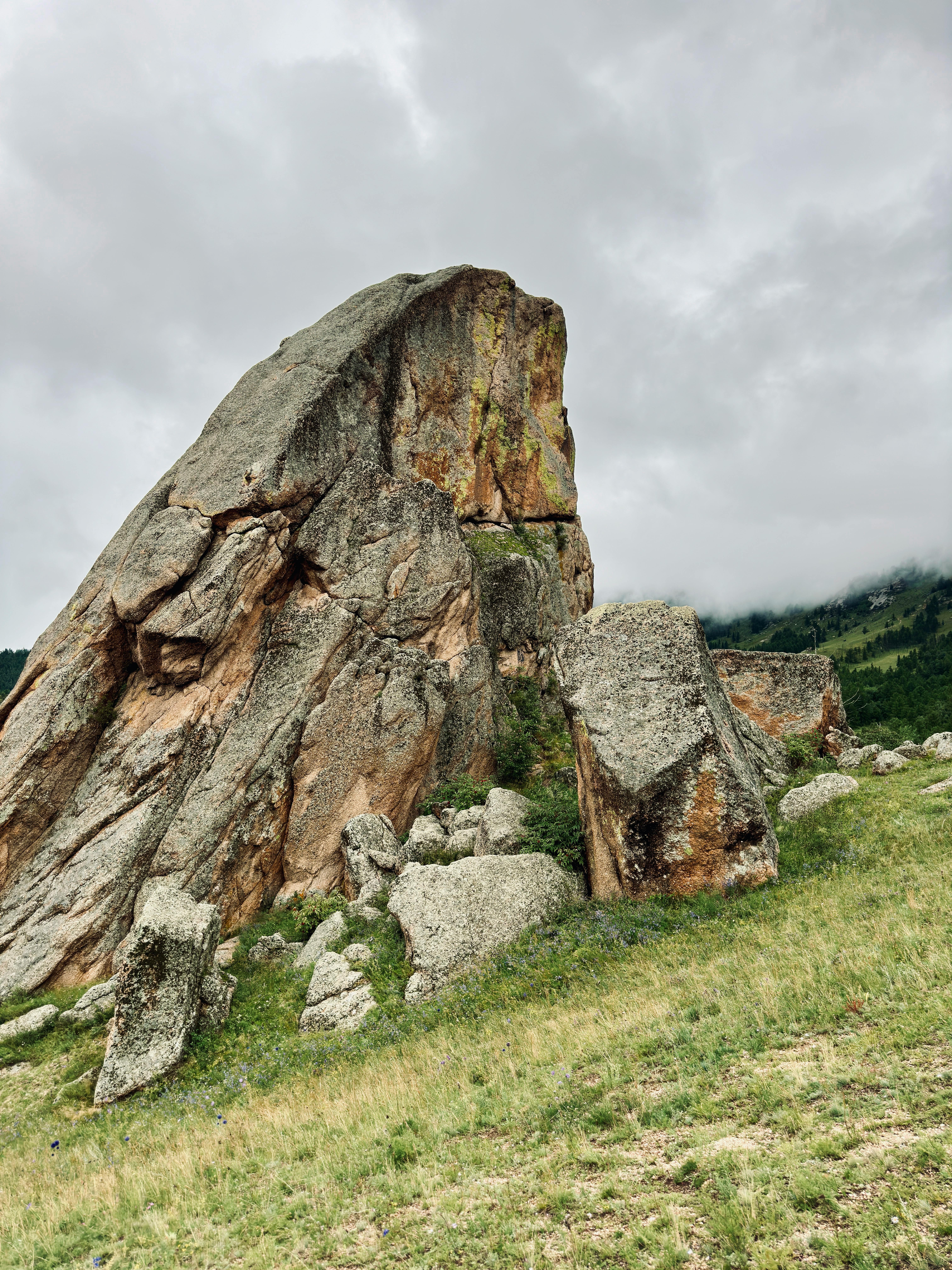 Standing stone · Free Stock Photo