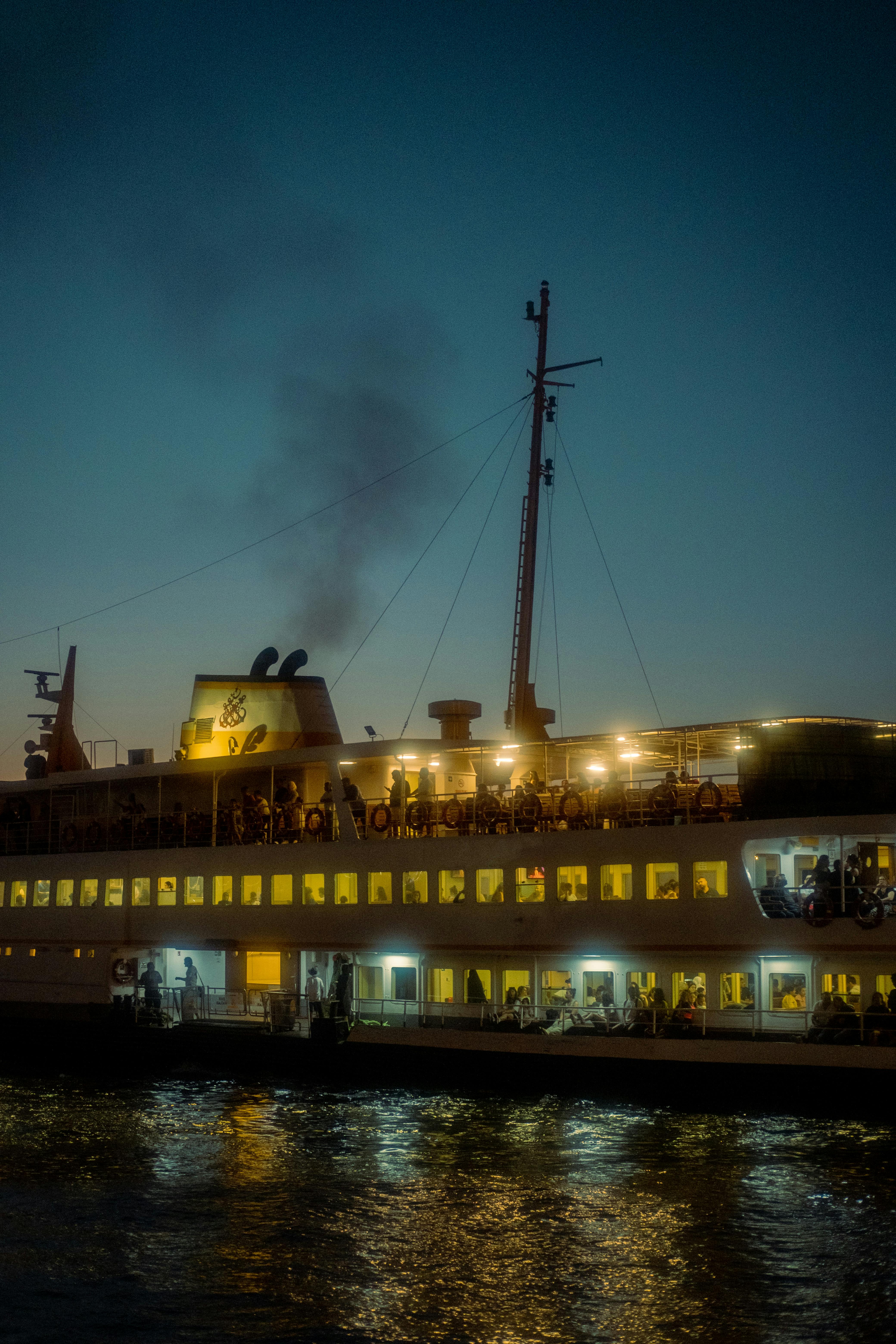 Ship Funnel Smoke Photos, Download The BEST Free Ship Funnel Smoke ...