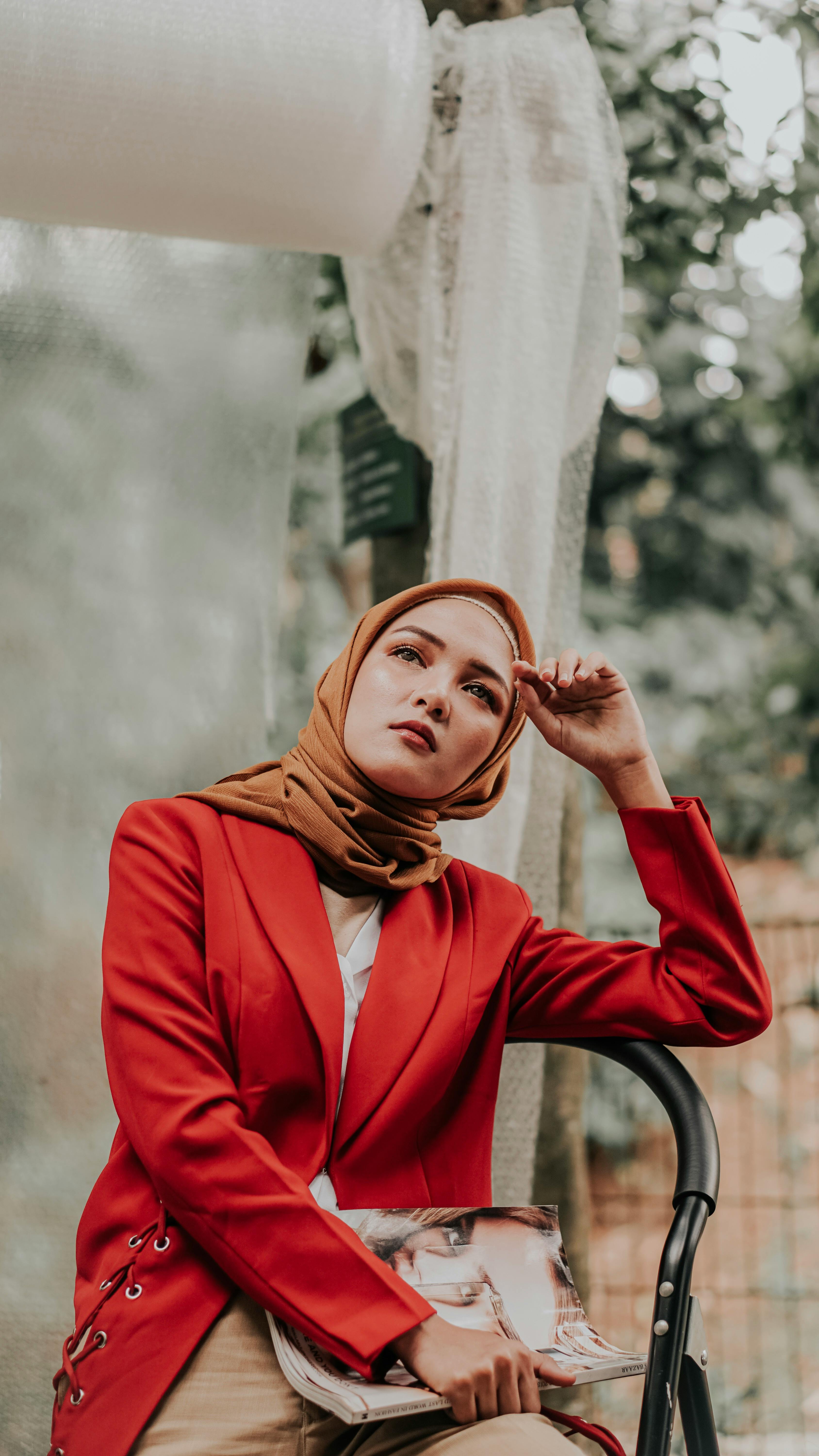 Scarved Woman Photos, Download The BEST Free Scarved Woman Stock Photos ...