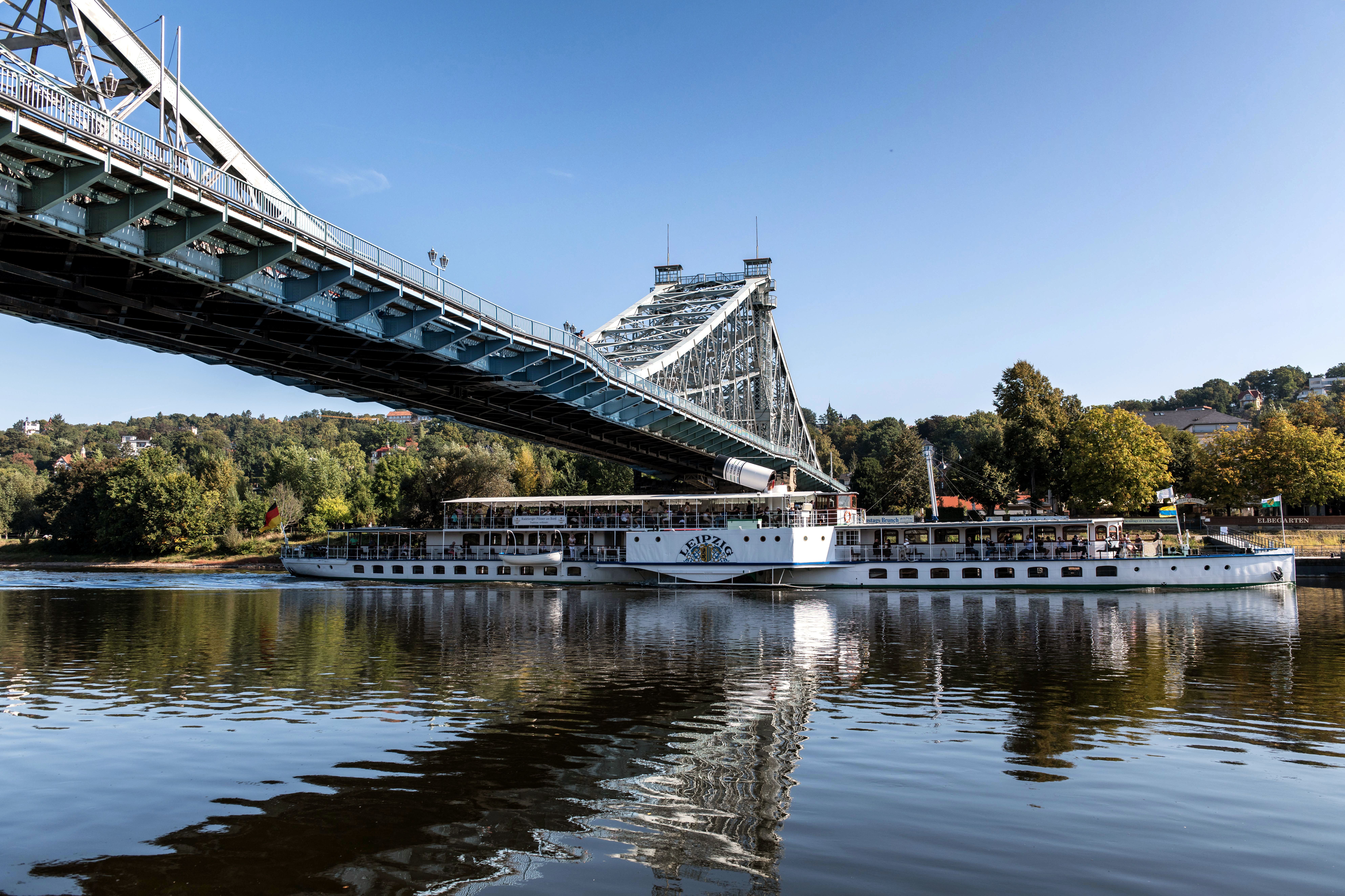 Blaues Wunder - Dresden Loschwitz · Free Stock Photo