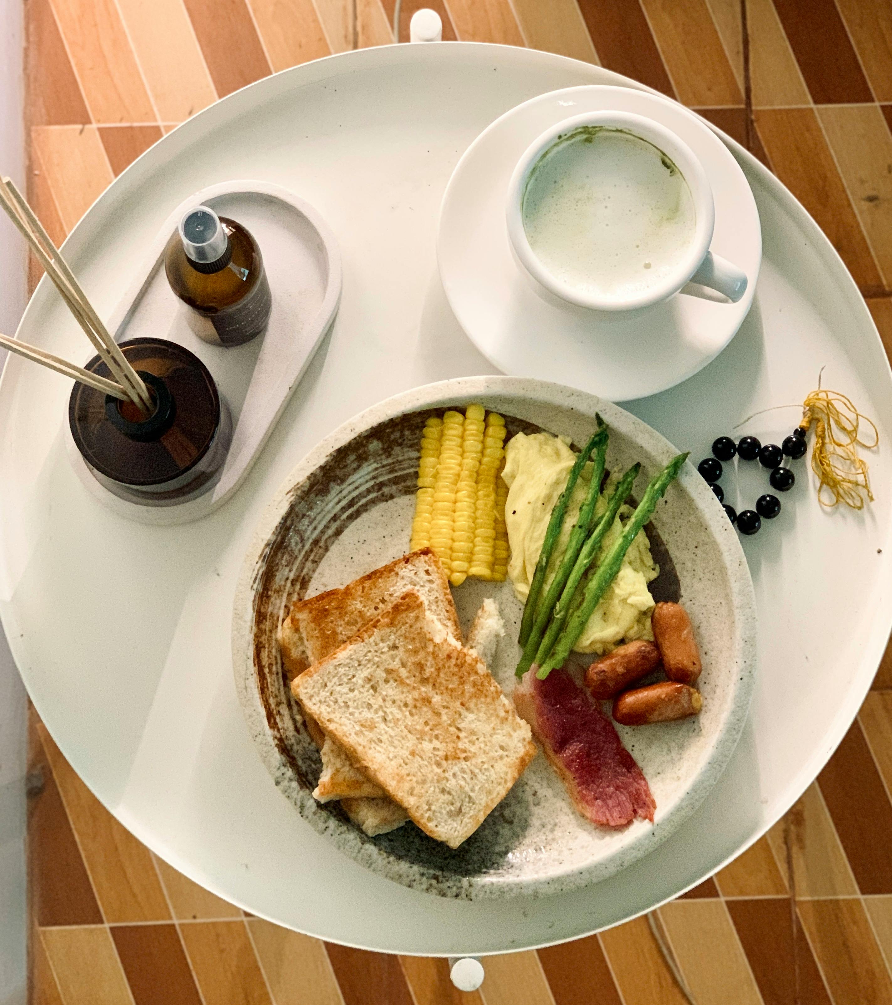 breakfast plating · Free Stock Photo