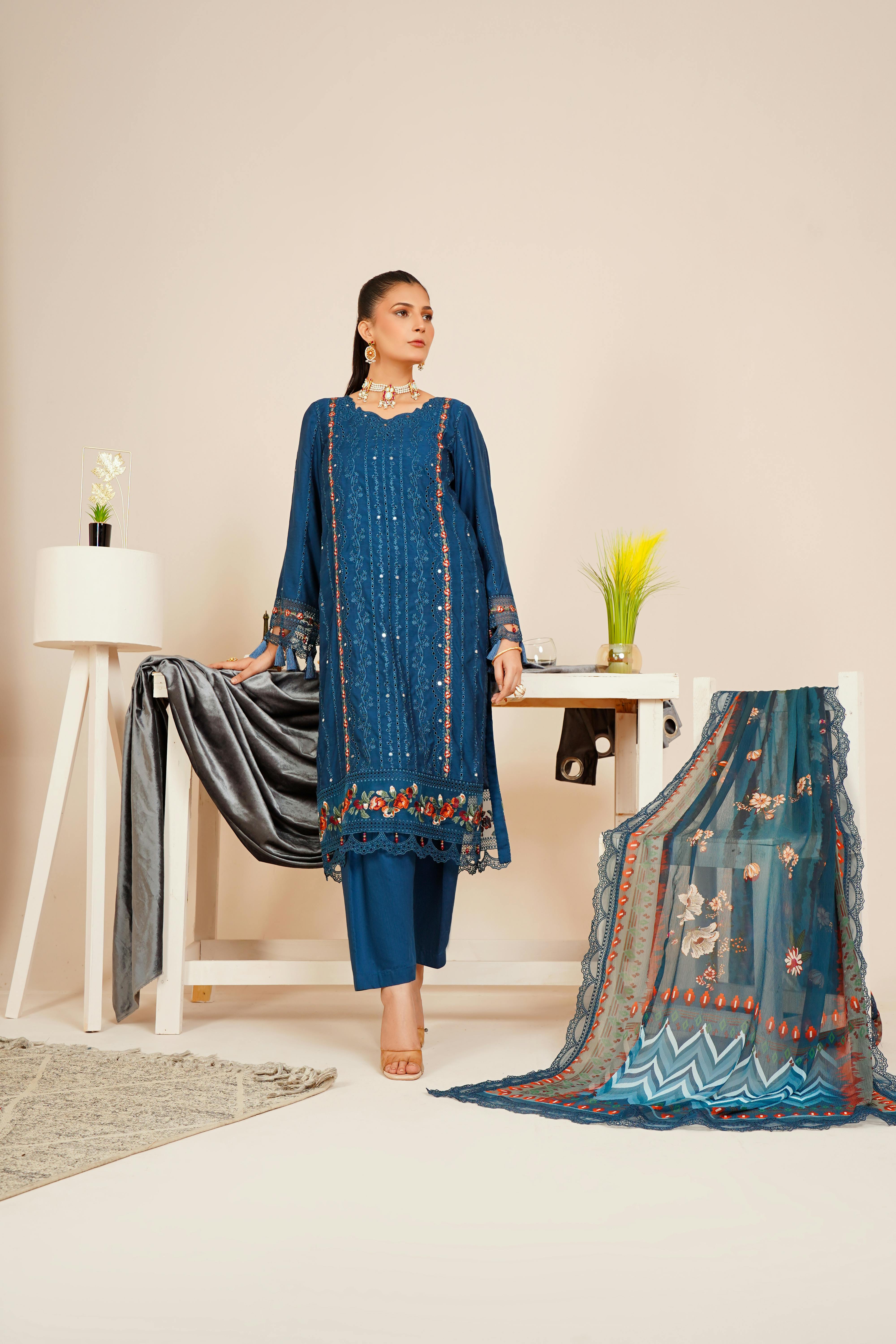 Elegant Pakistani Fashion Model in Traditional Dress · Free Stock Photo