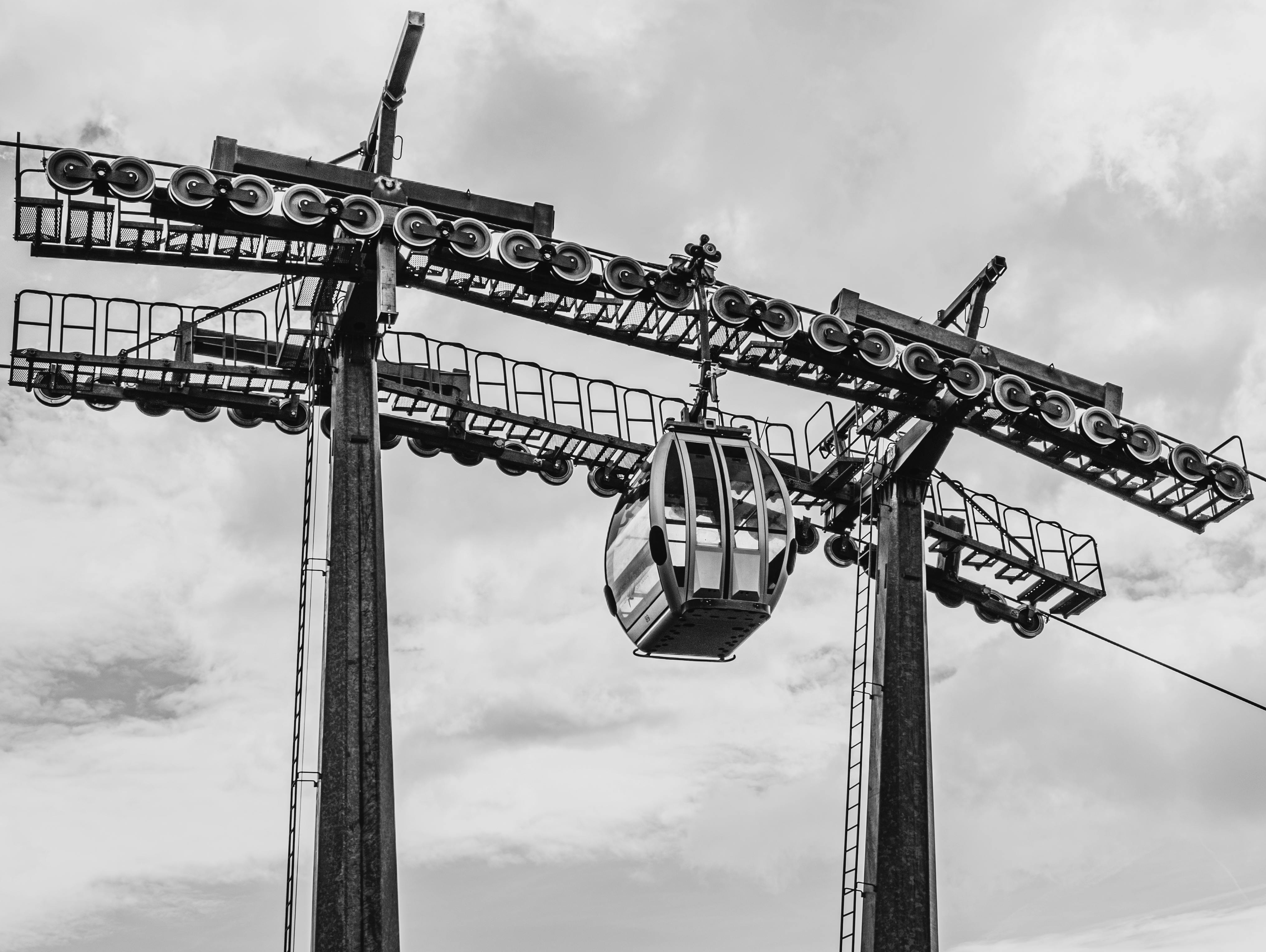 A black and white photo of a cable car · Free Stock Photo