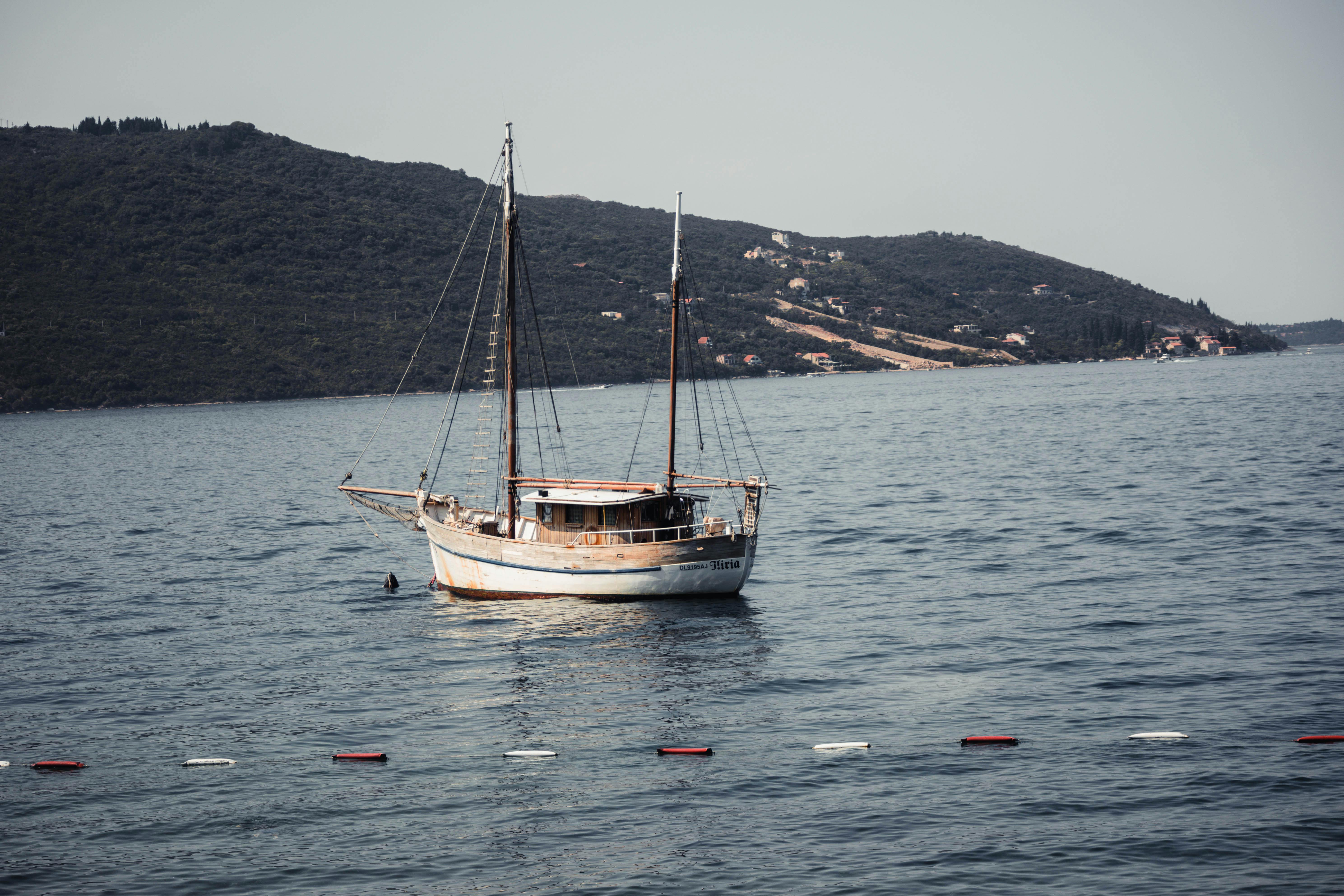 White Boats on Body of Water · Free Stock Photo