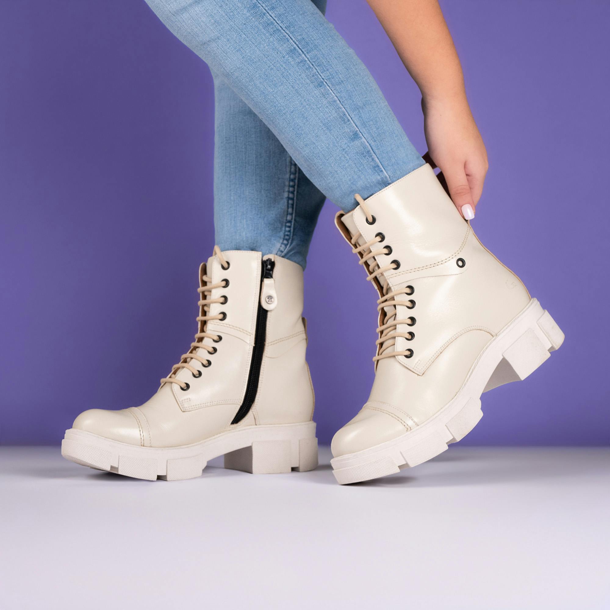 botin beige · Free Stock Photo