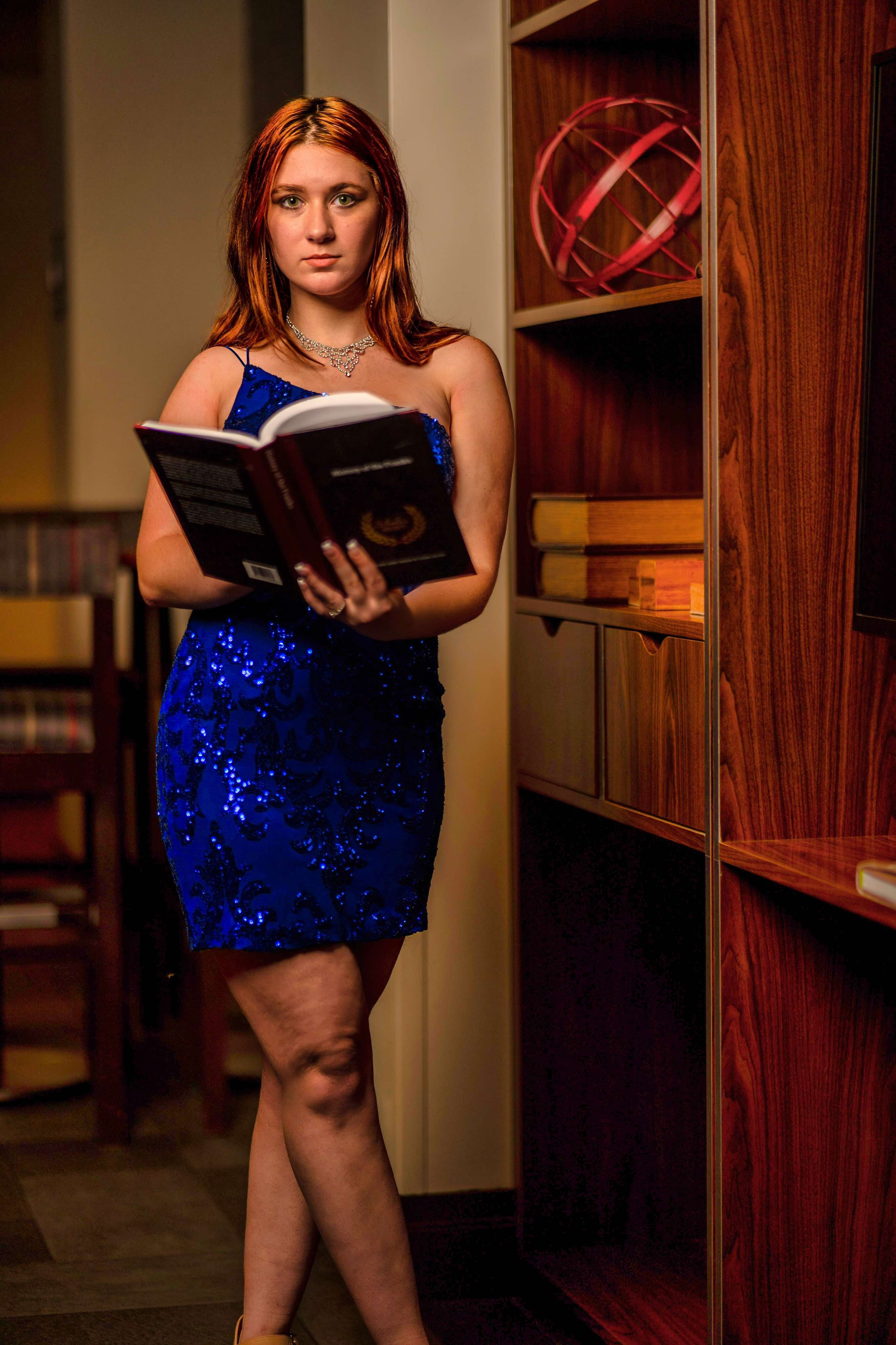 Book In The Library Photos, Download The BEST Free Book In The Library ...