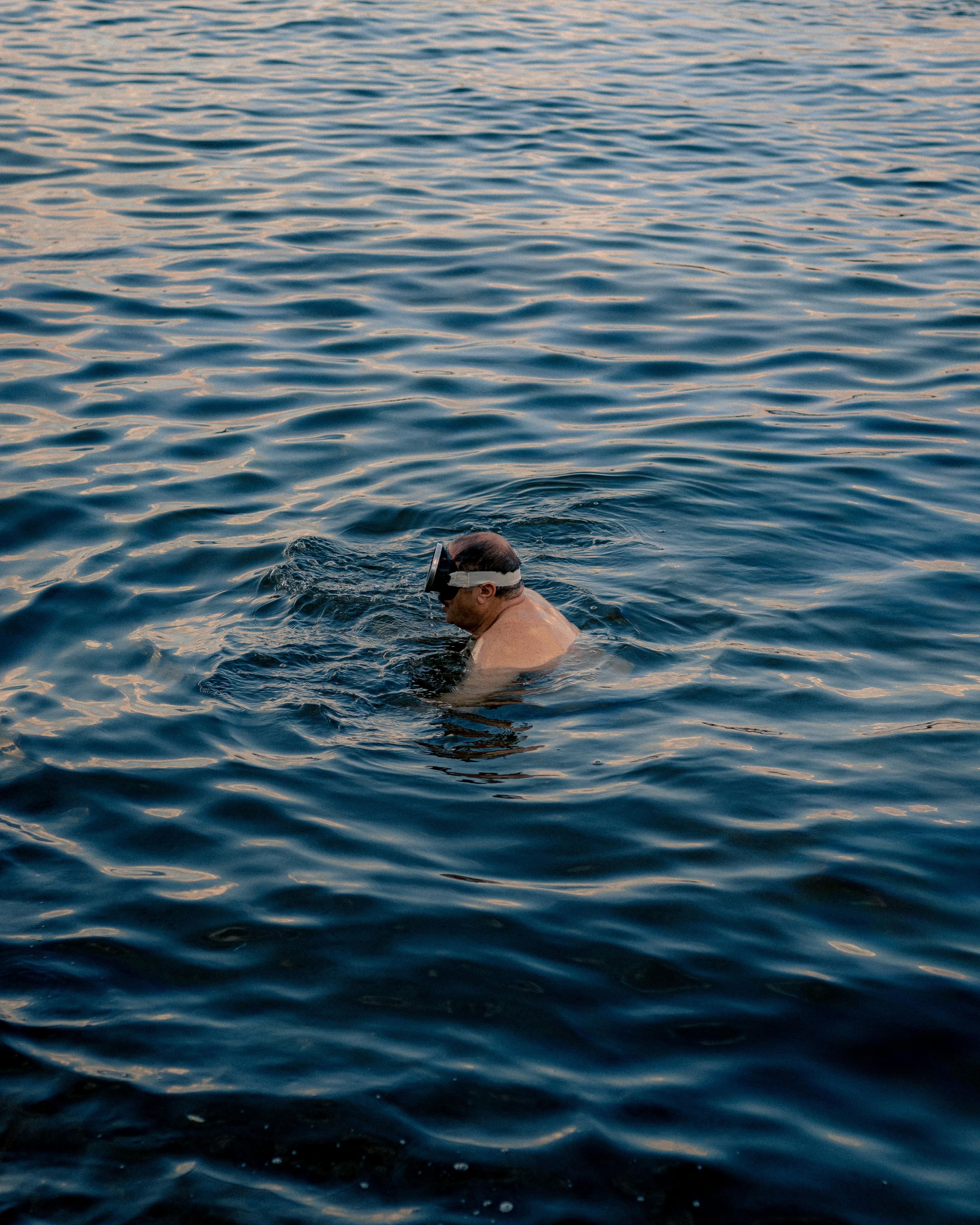 Spot the man · Free Stock Photo