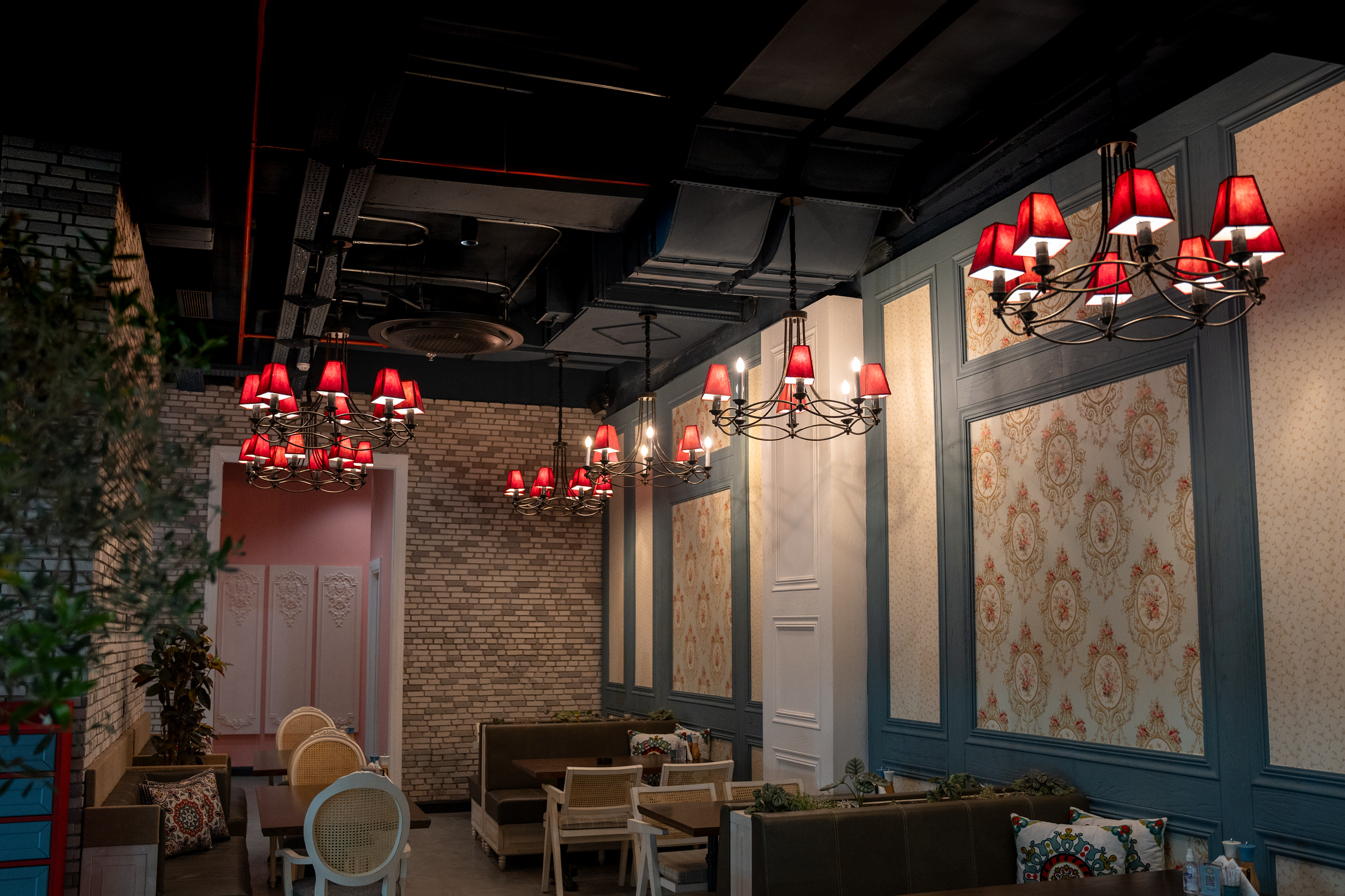Almond Cafe in Erbil city · Free Stock Photo