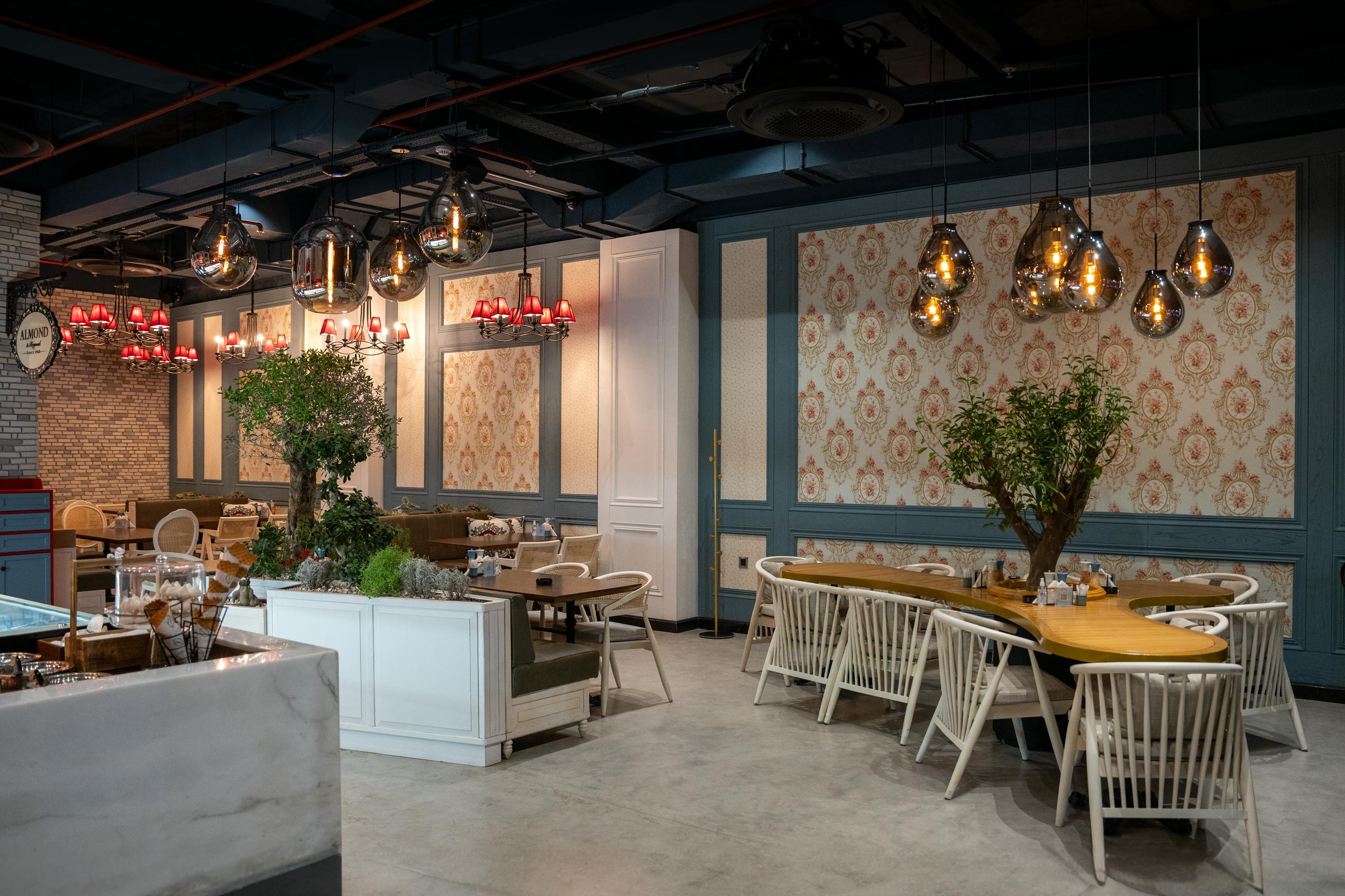 Almond Cafe in Erbil city · Free Stock Photo