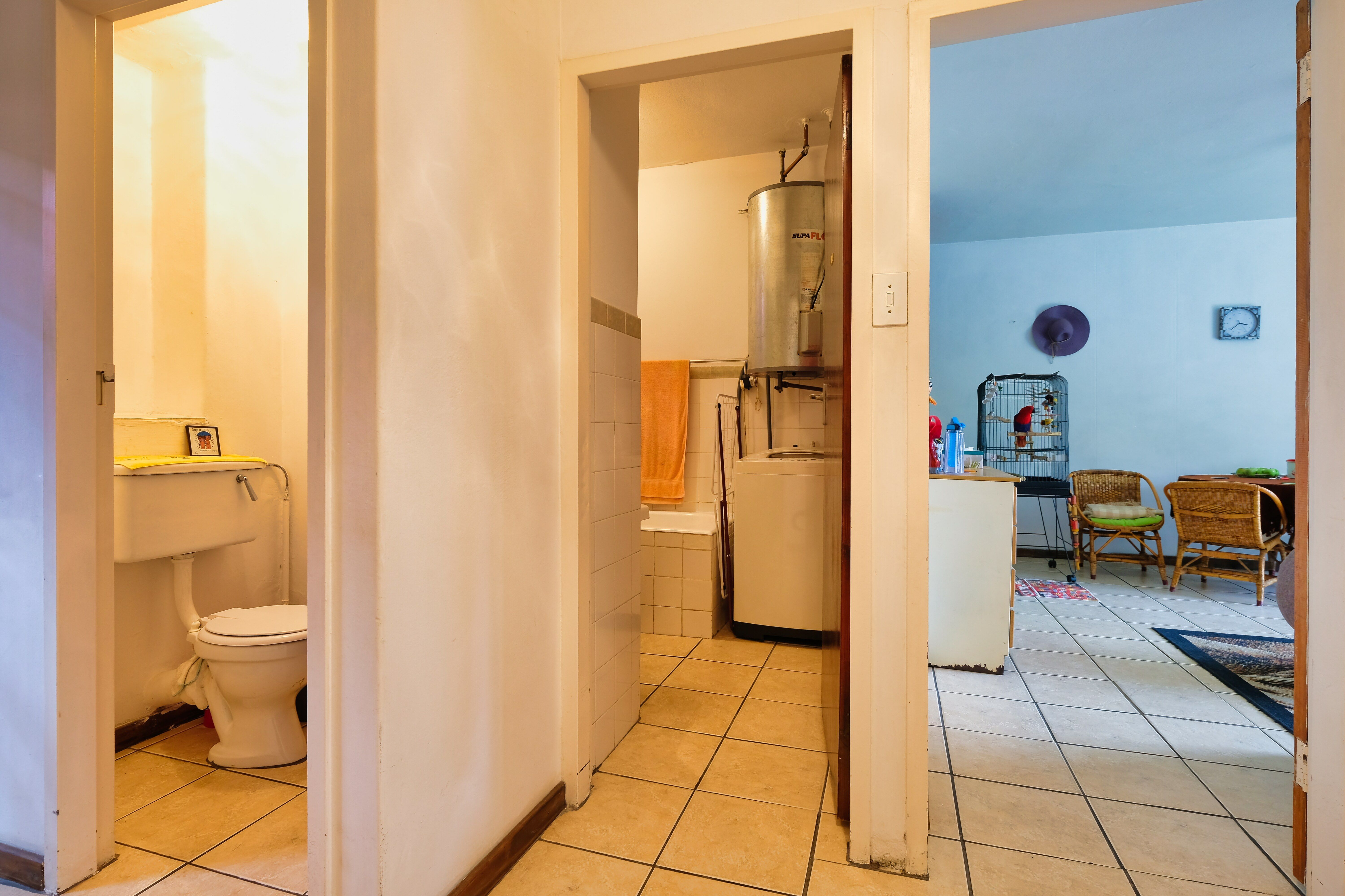 Interior Toilet Photos, Download The BEST Free Interior Toilet Stock ...