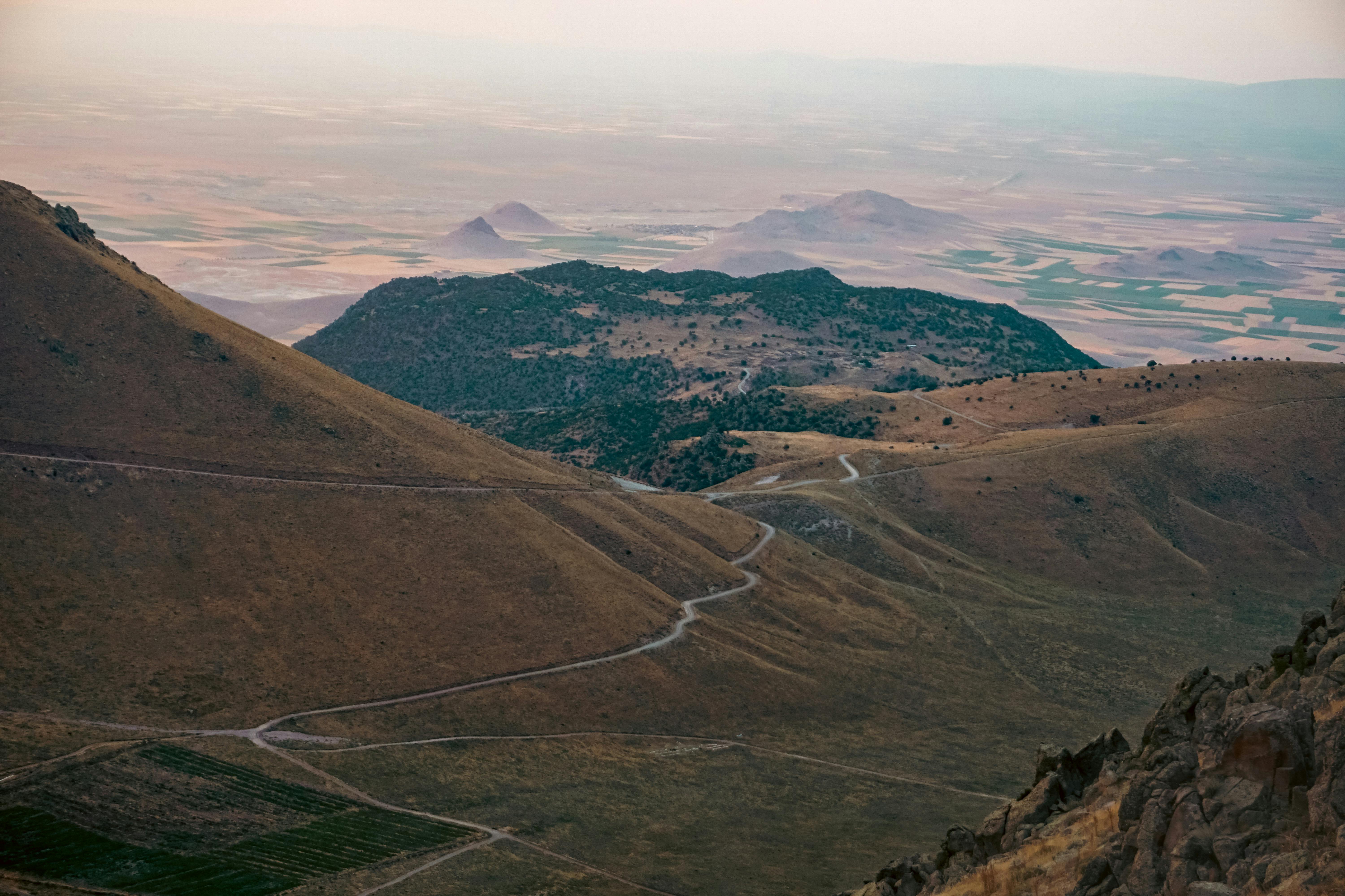 A view of a valley from a mountain top · Free Stock Photo